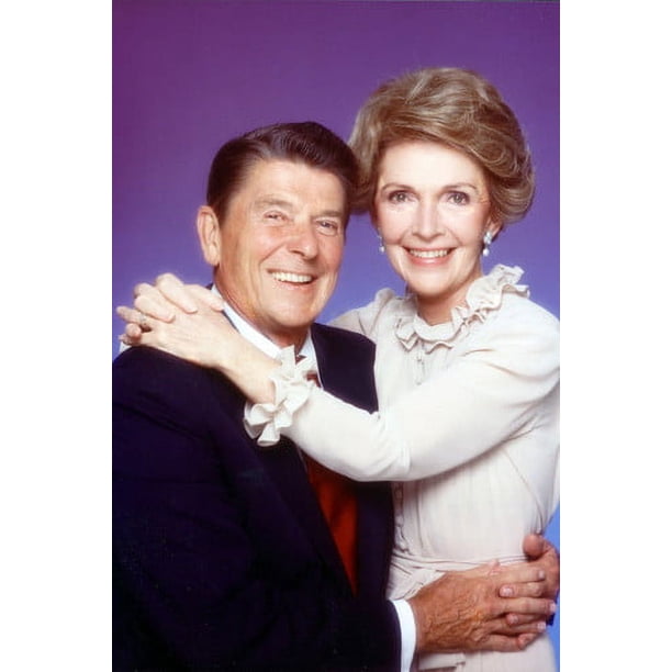 Ronald Reagan Nancy Reagan classic pose embracing 1980's 24x36 Poster ...