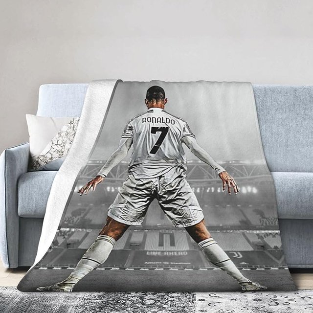 Ronaldo football gift wool blanket, anti pilling flannel soft mini blanket, suitable for chairs ...