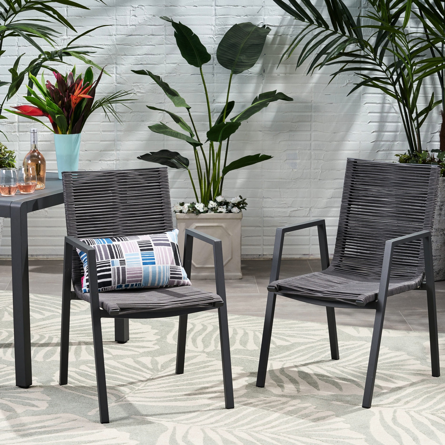 Rope - Seated Aluminum Chairs / Breezy Comfort for Outdoor Relaxation ...