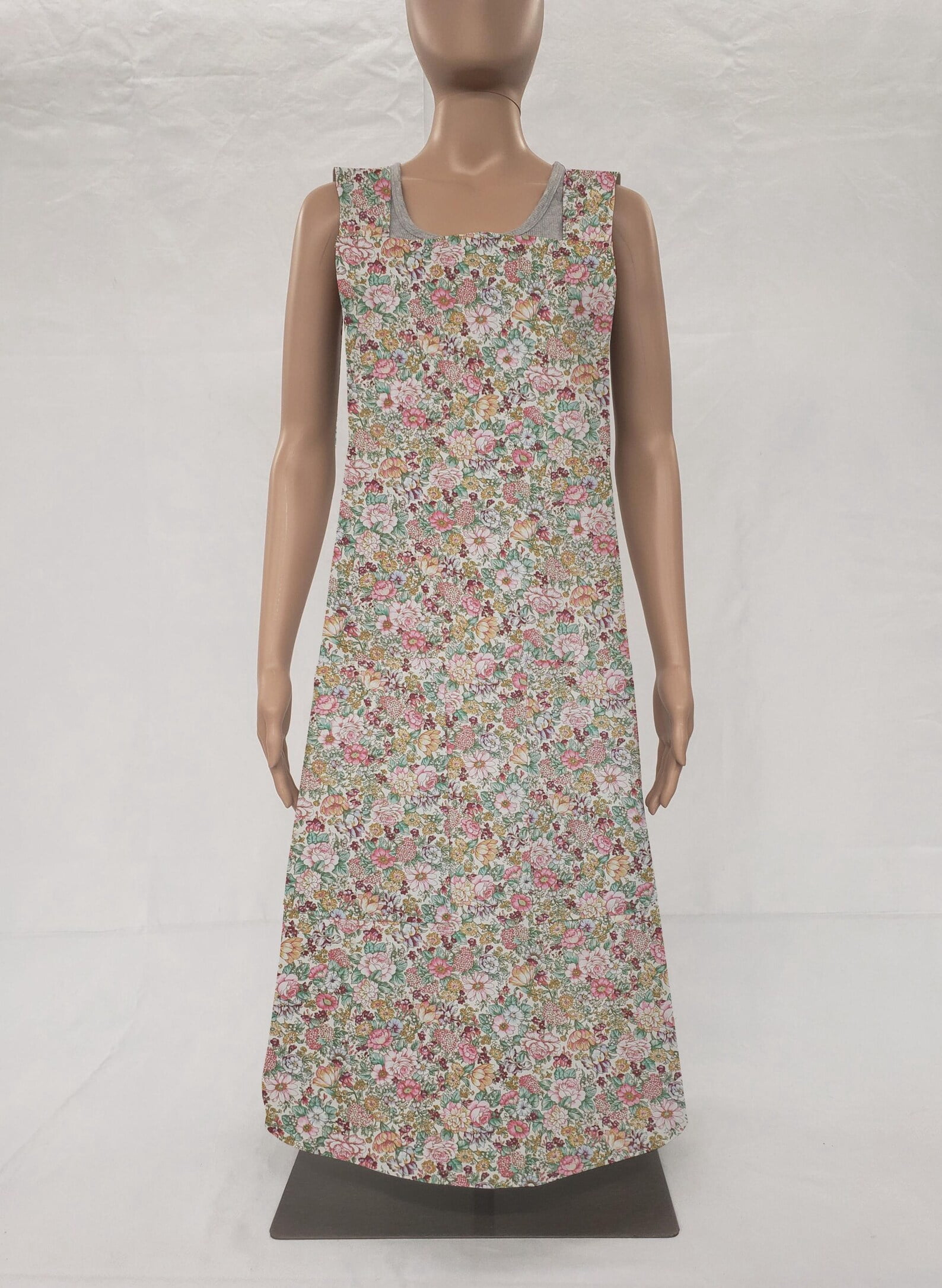 Rose Garden Cross Back Apron by Penny's Needful Things (Cream ...