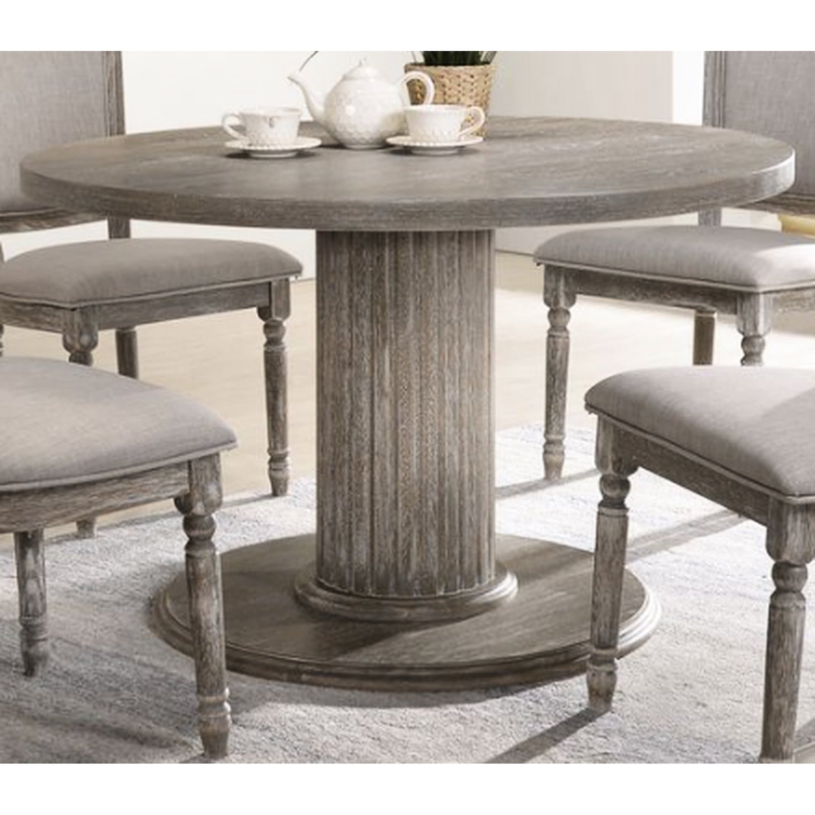 Round Dining Table with Oak Veneer Finish / Complementary Dining Decor ...
