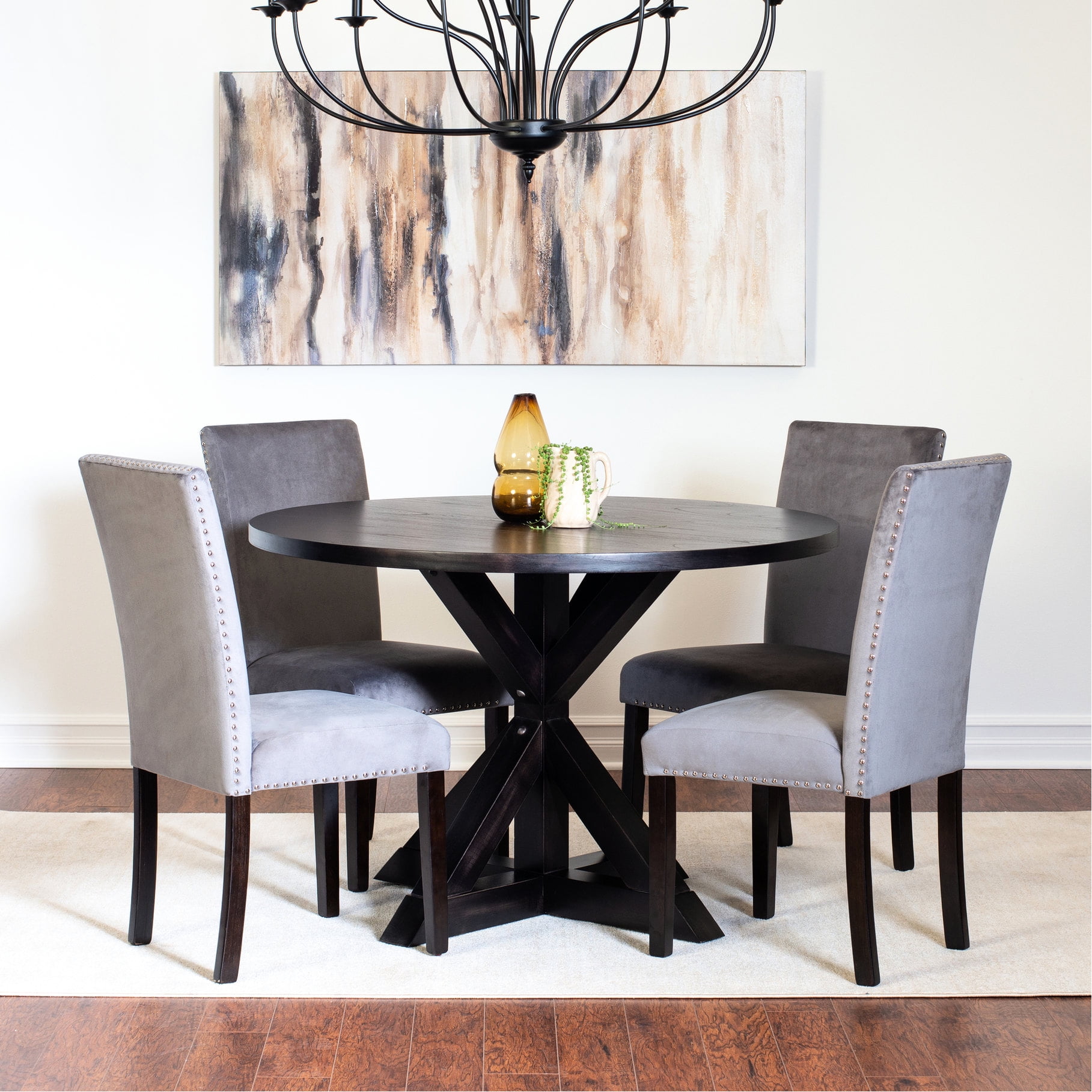 Round Dining Table with Wood Grain Texture | Create an Impressive ...