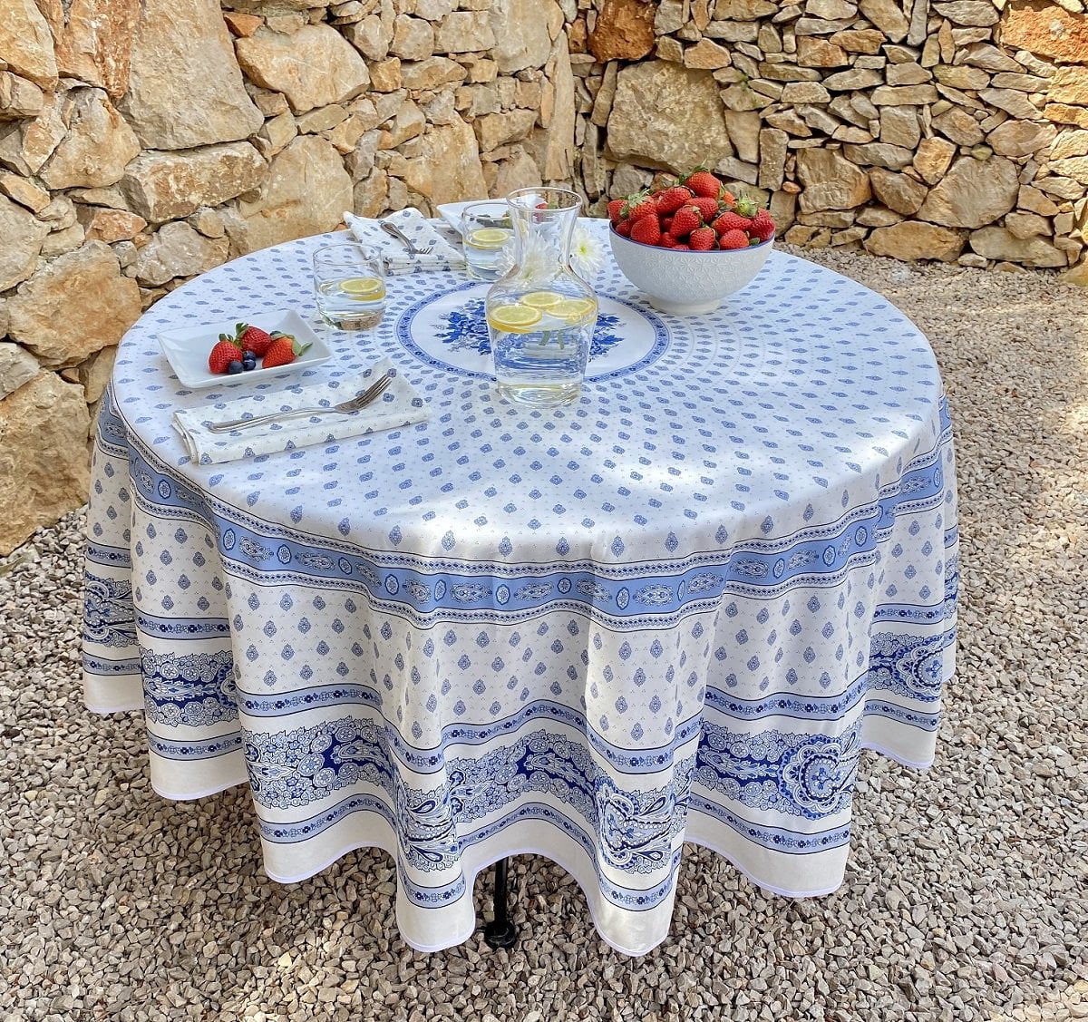 Round French Provencal Tablecloth Bastide White & Blue, 90