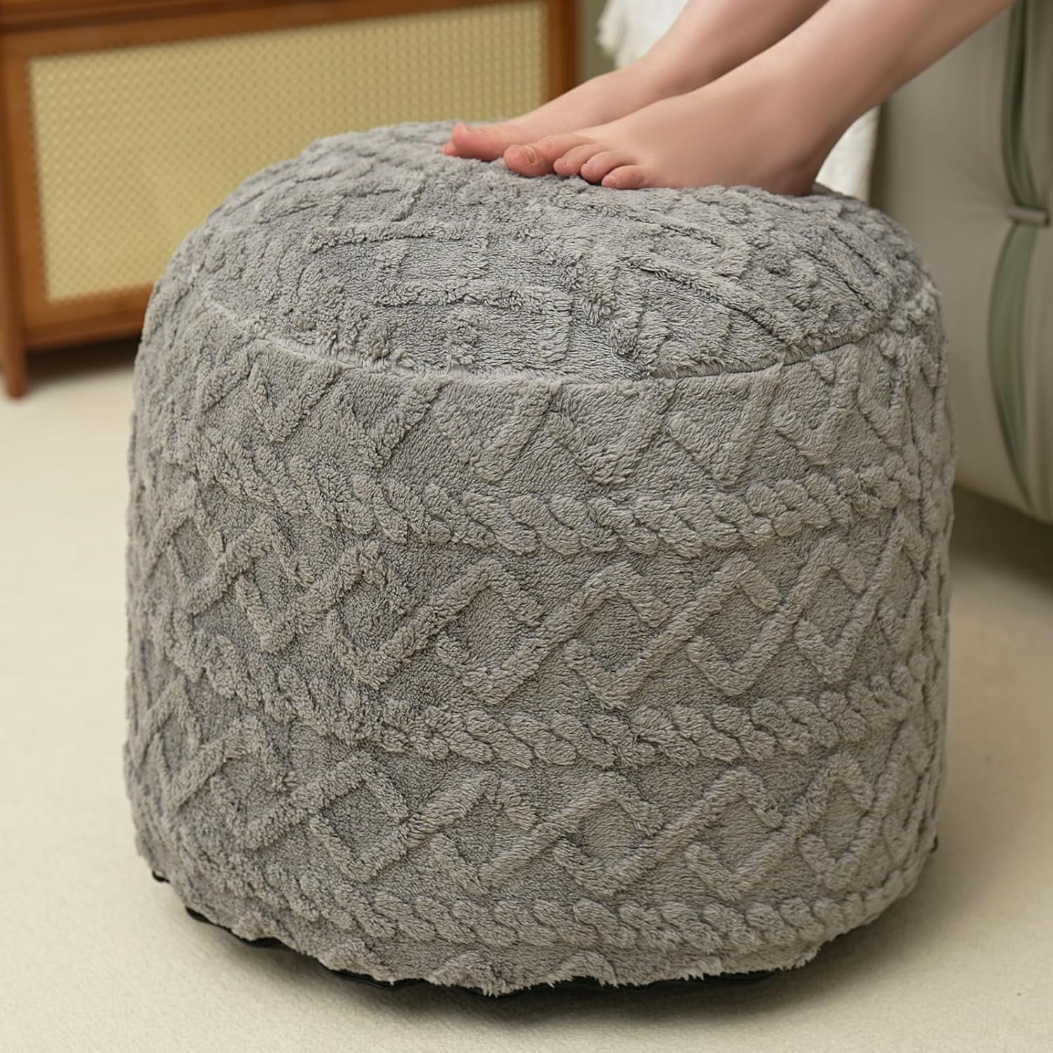 Round Stuffed Pouf Ottoman for Foot Rest, Faux Fur Poufs with Foam ...