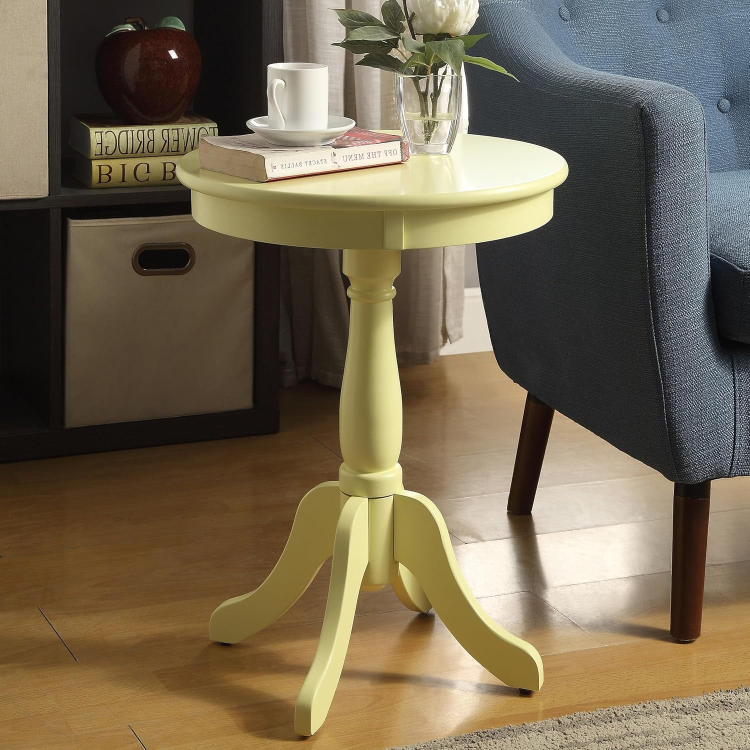 Royard Oaktree Round End Table, Wooden Side Table with Turned Pedestal ...