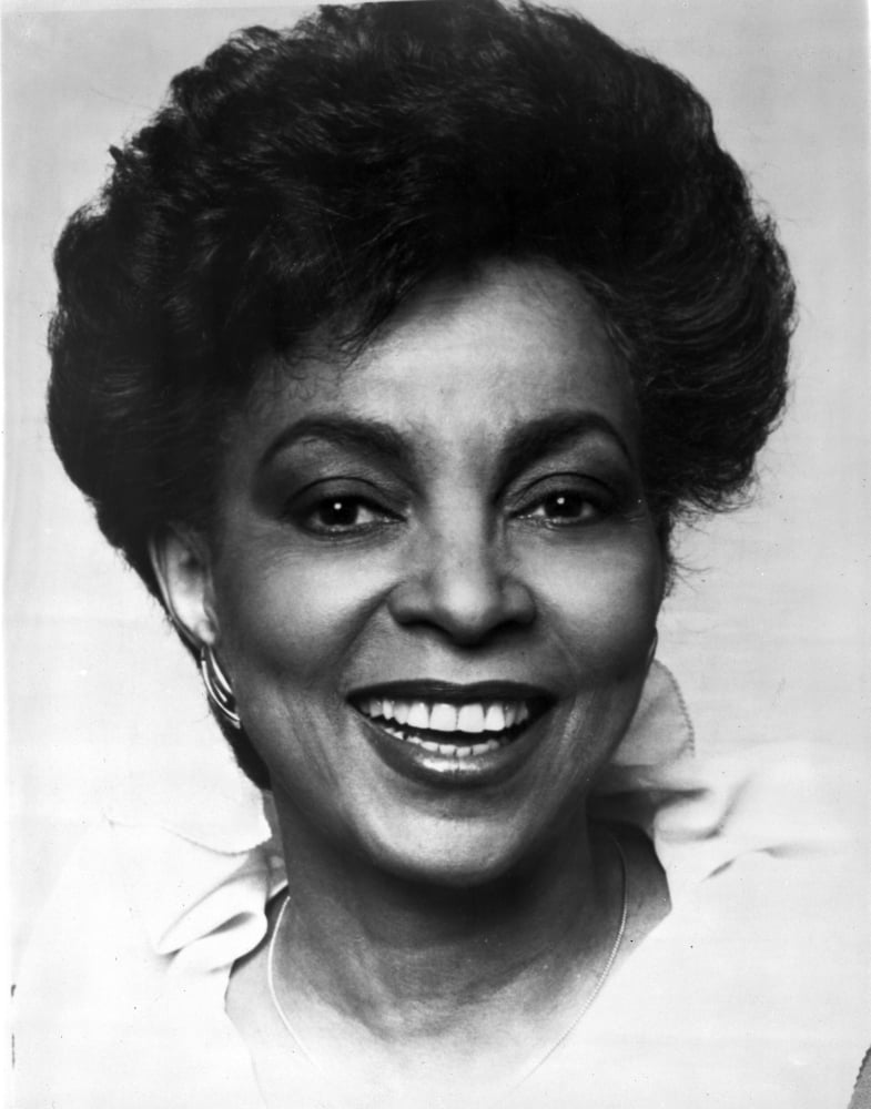 Ruby Dee Portrait in Classic Photo Print (8 x 10) - Walmart.com