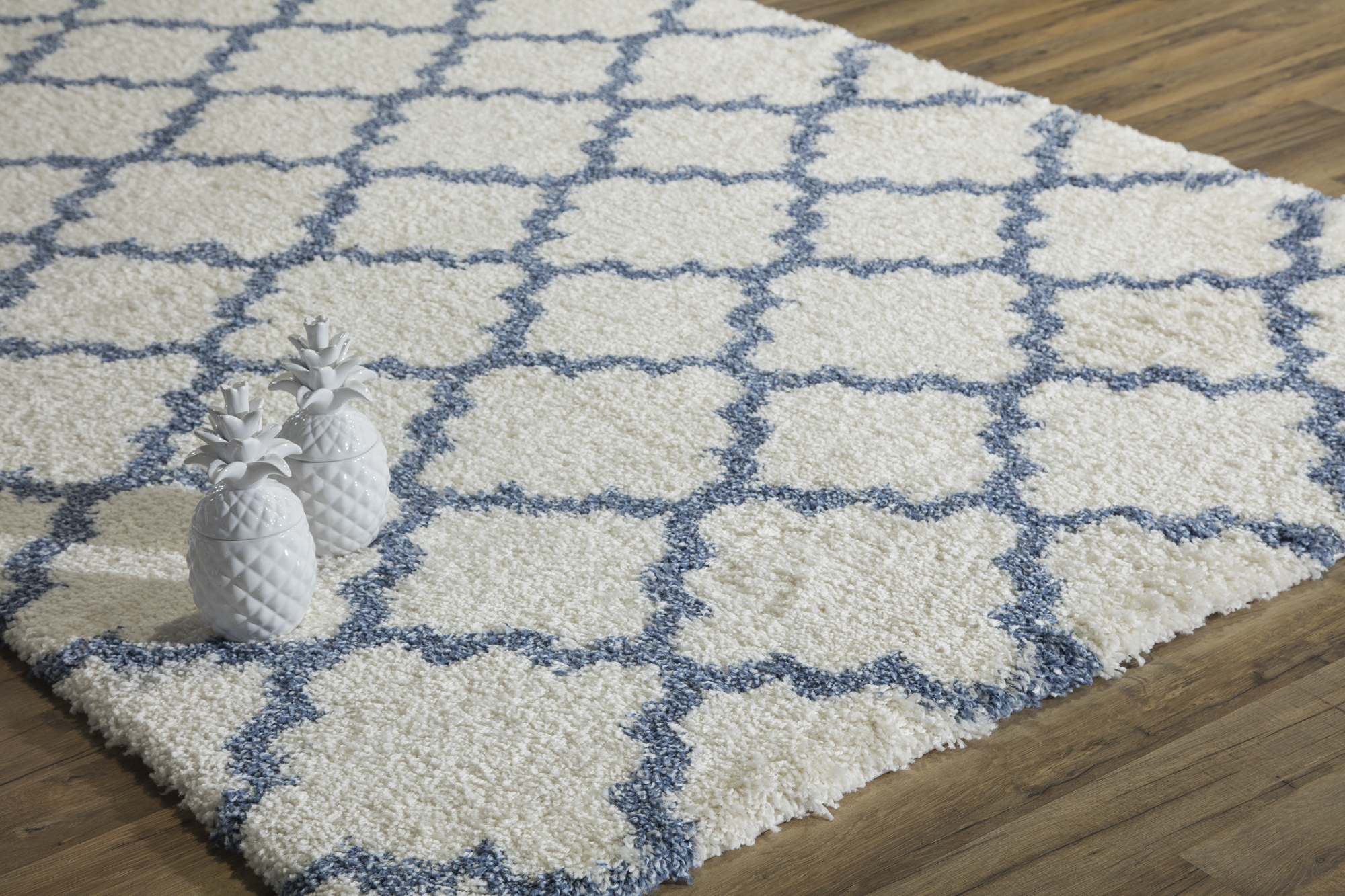 Rugs America Feather Shag Collection Ivory Light Blue Quatrefoil FH100E ...