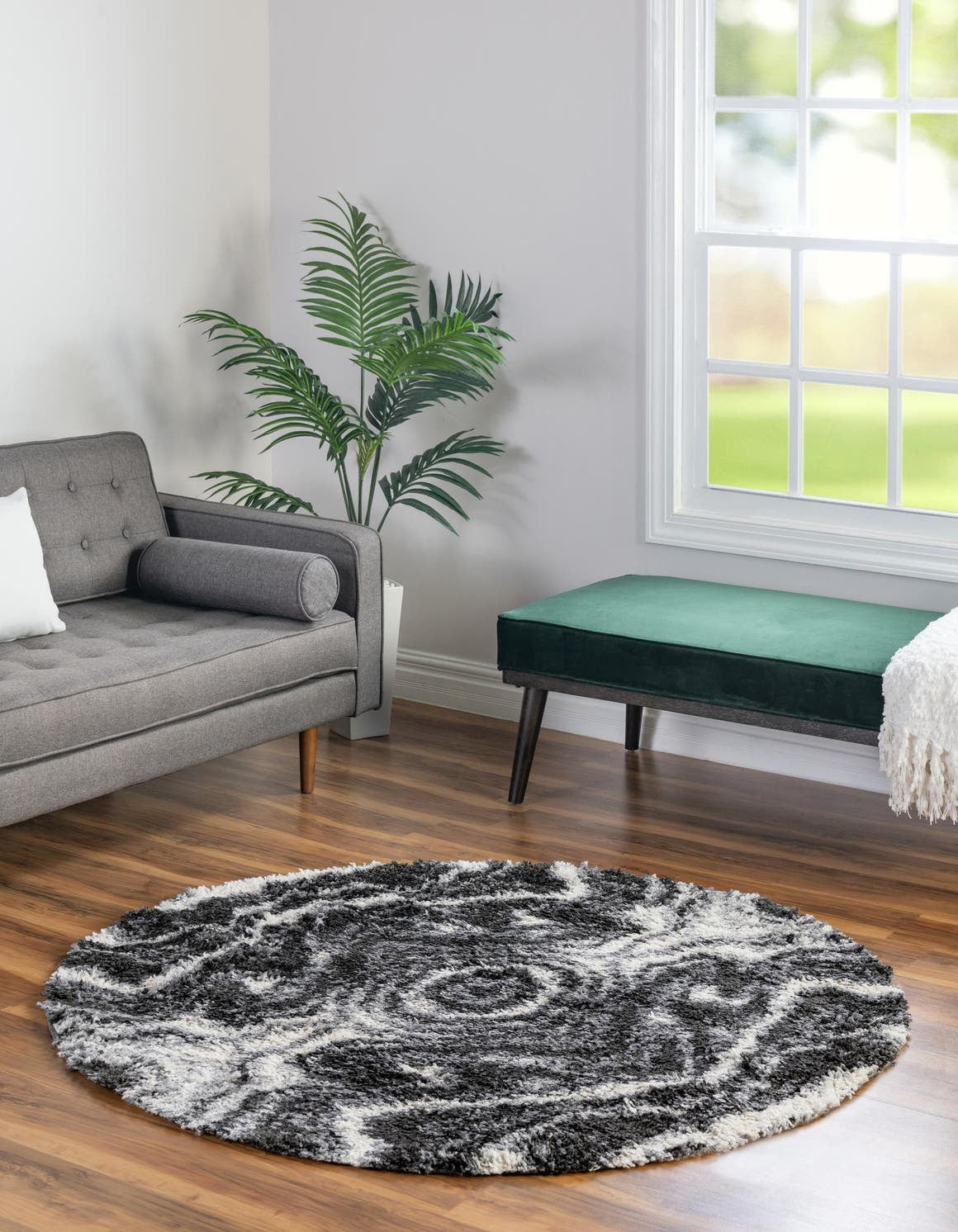 Rugs.com Athena Shag Collection Rug – 5' 3 Round Black And White Shag ...