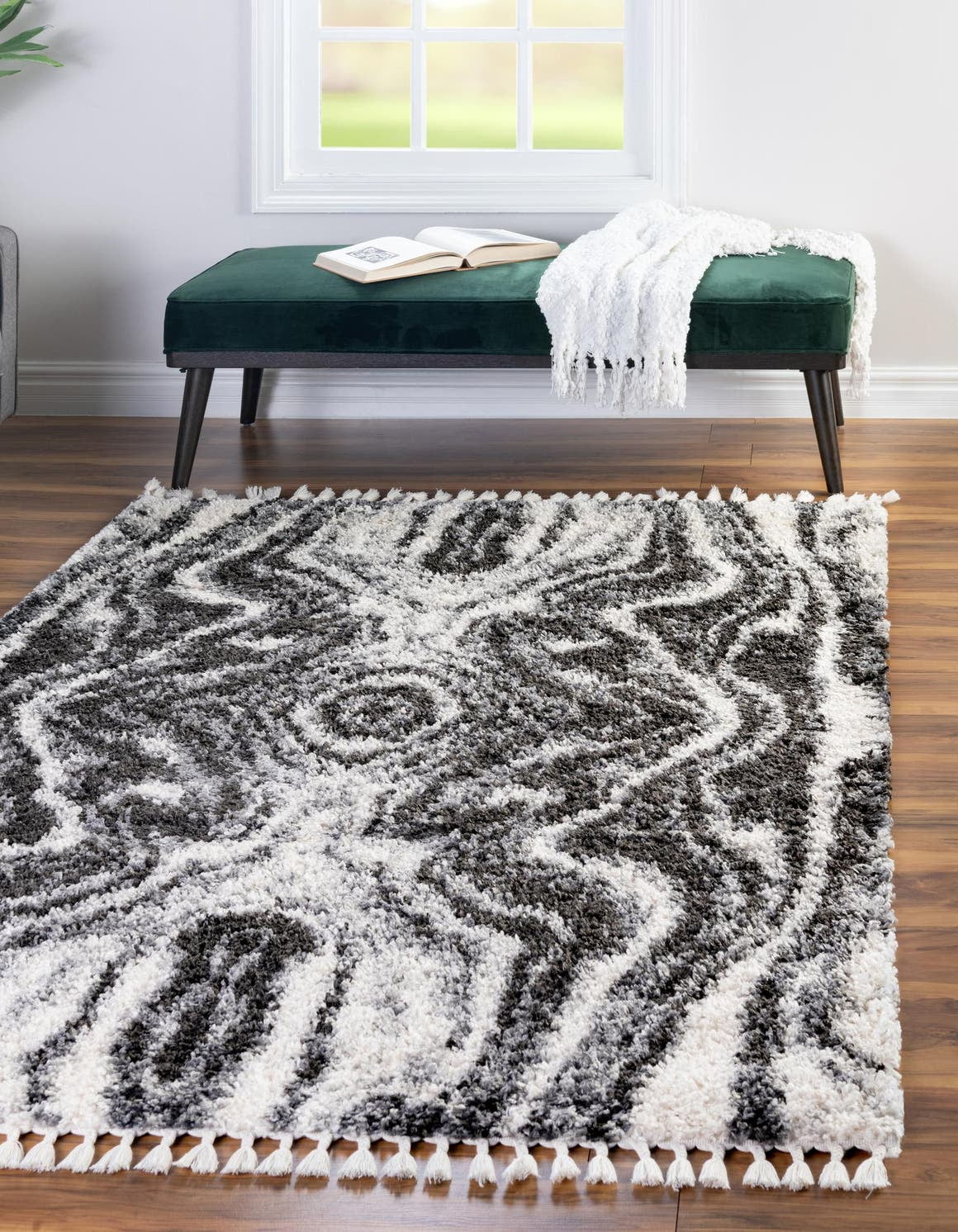 Rugs.com Athena Shag Collection Rug – 5' 3 x 8' Black And White Shag ...