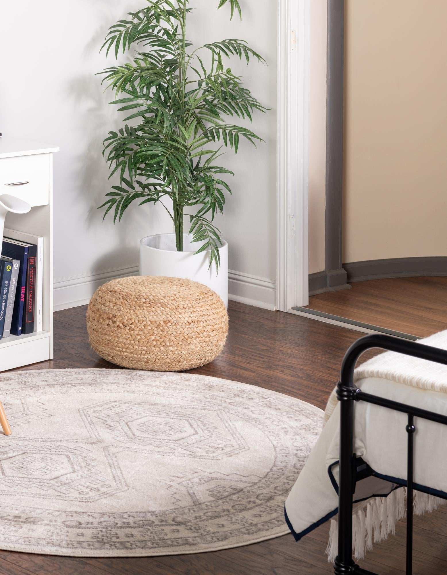 Rugs.com Charlotte Collection Rug – 8 Ft Round Ivory Low-Pile Rug ...