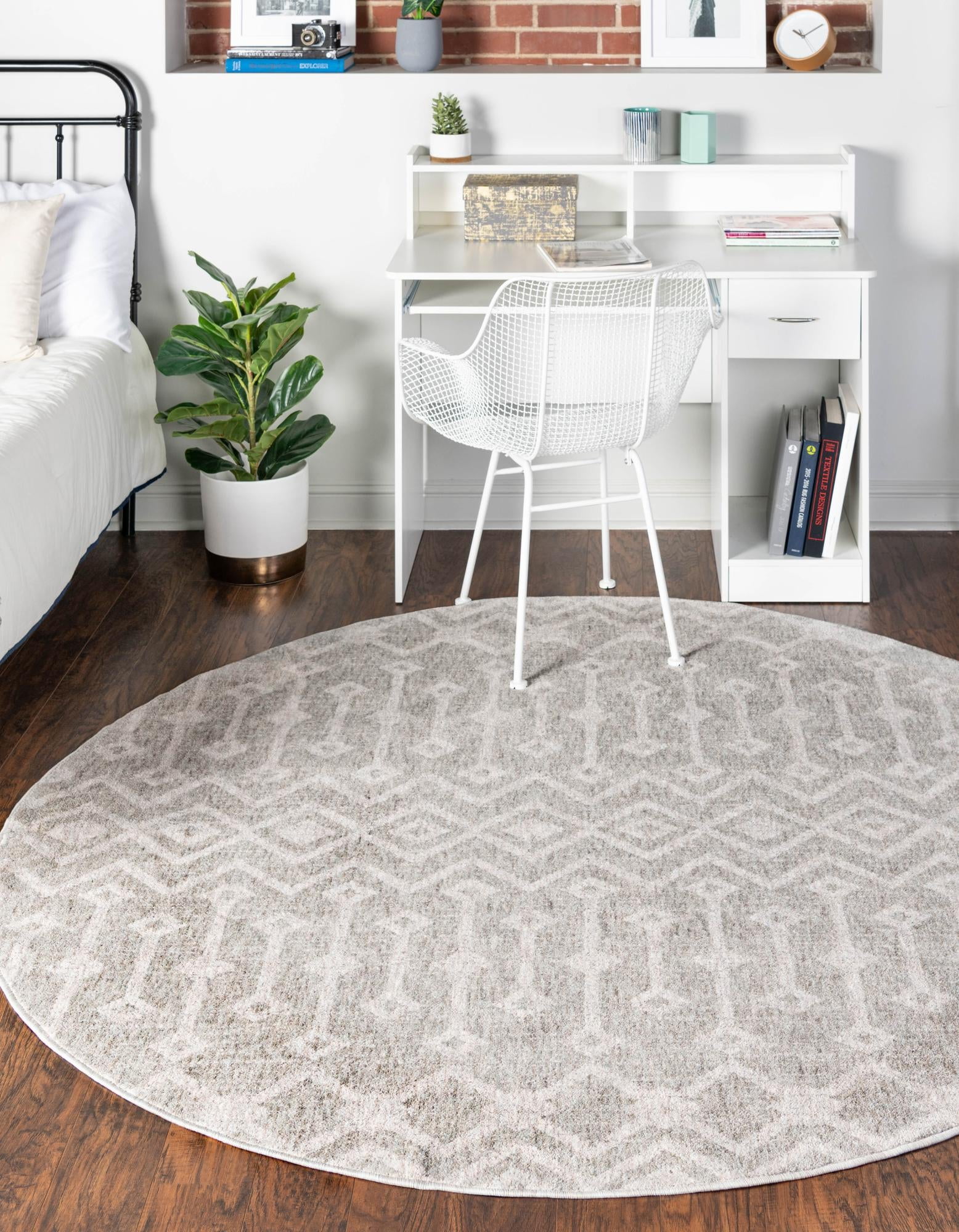 Rugs.com Eco Trellis Collection Rug – 3 Ft Round Gray Medium Rug ...