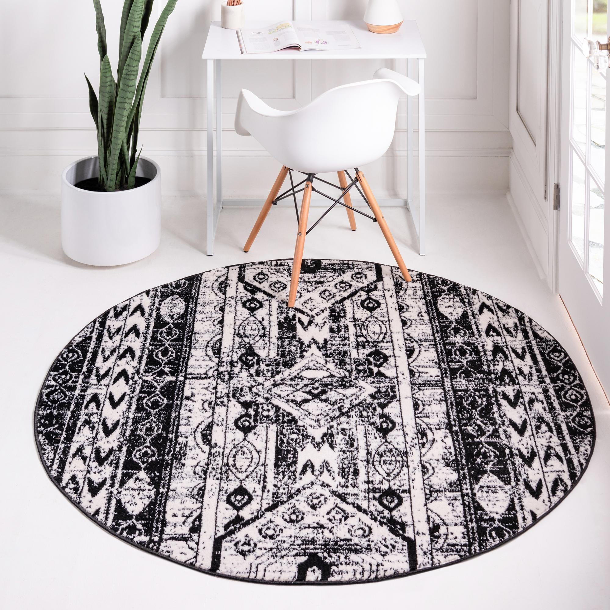 Rugs.com Oregon Collection Rug – 7 Ft Round Black And White Low-Pile ...