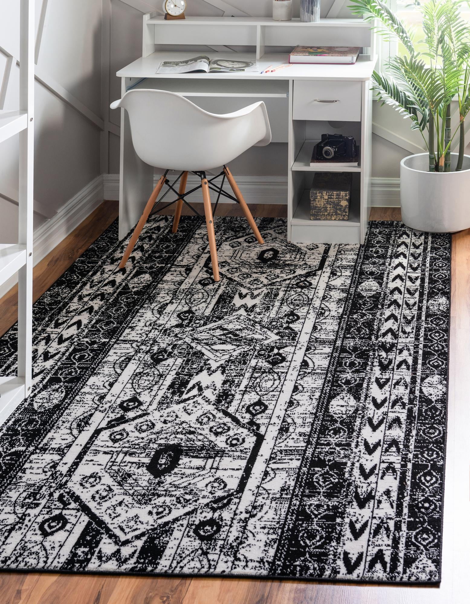 Rugs.com Oregon Collection 9' x 12' Low-Pile Rug - Black And White For ...