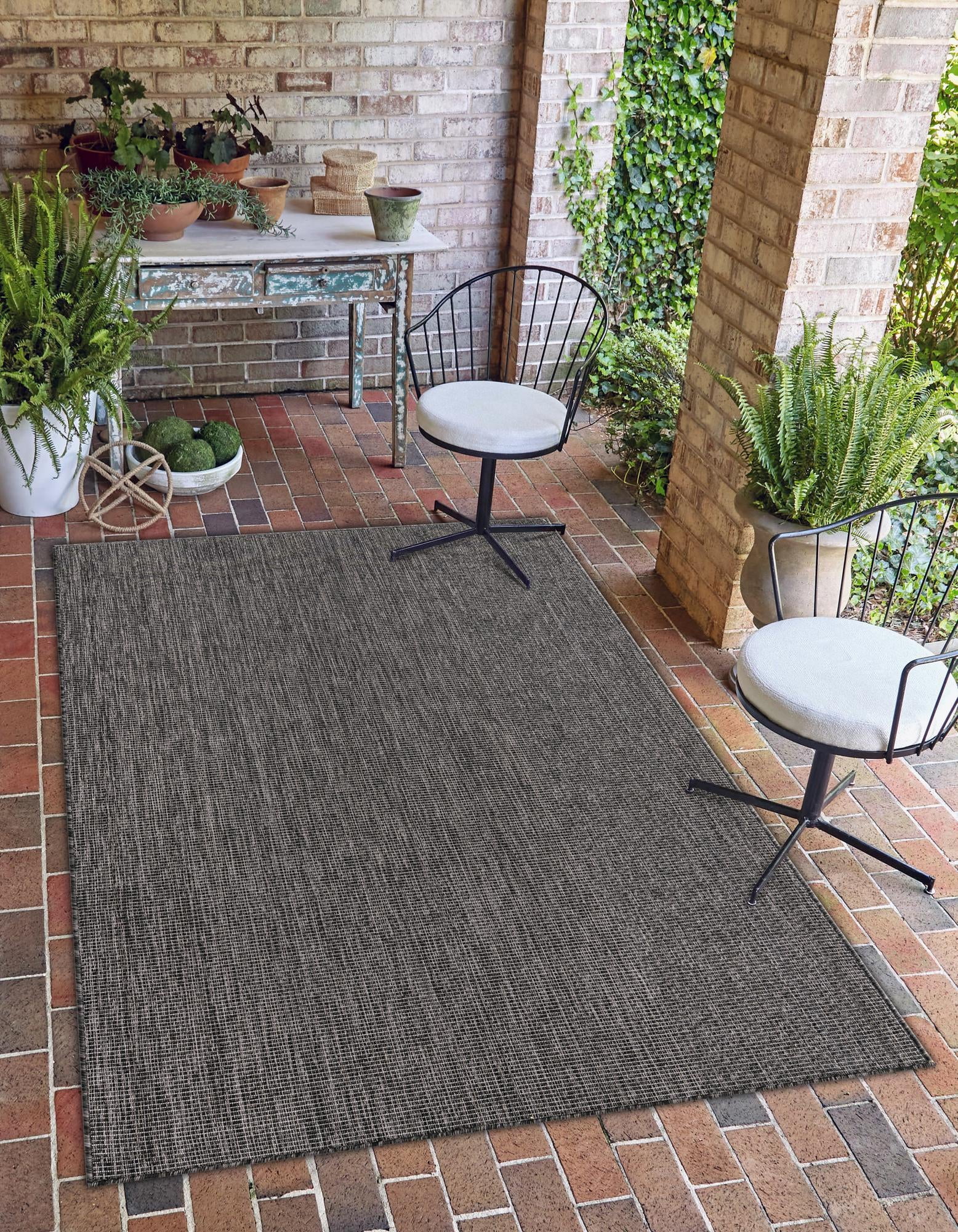 Rugs.com Outdoor Solid Collection Rug – 6' x 9' Black Flatweave Rug ...