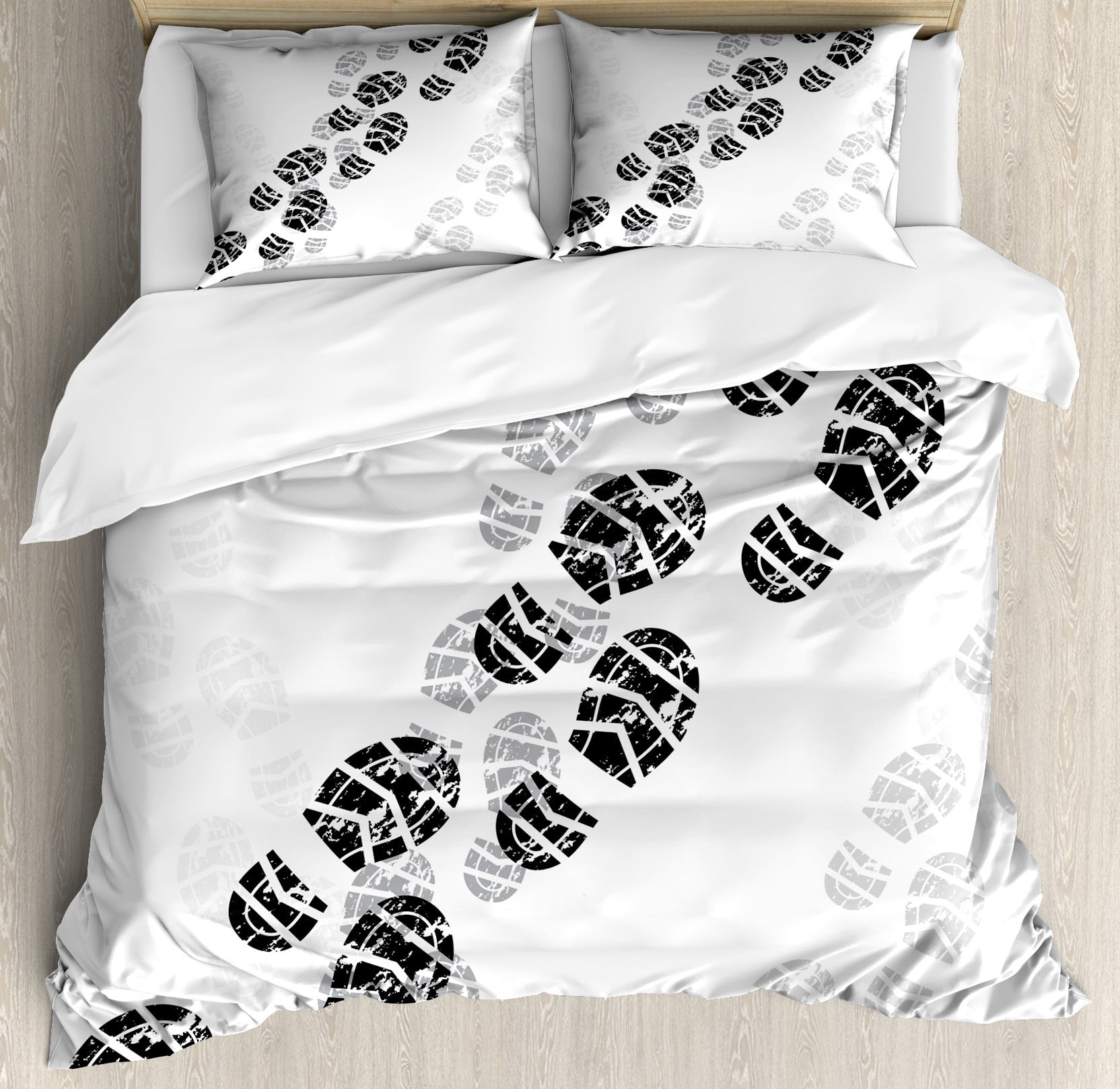Running Duvet Cover Set, Grunge Theme of Shoe Prints Pattern in ...