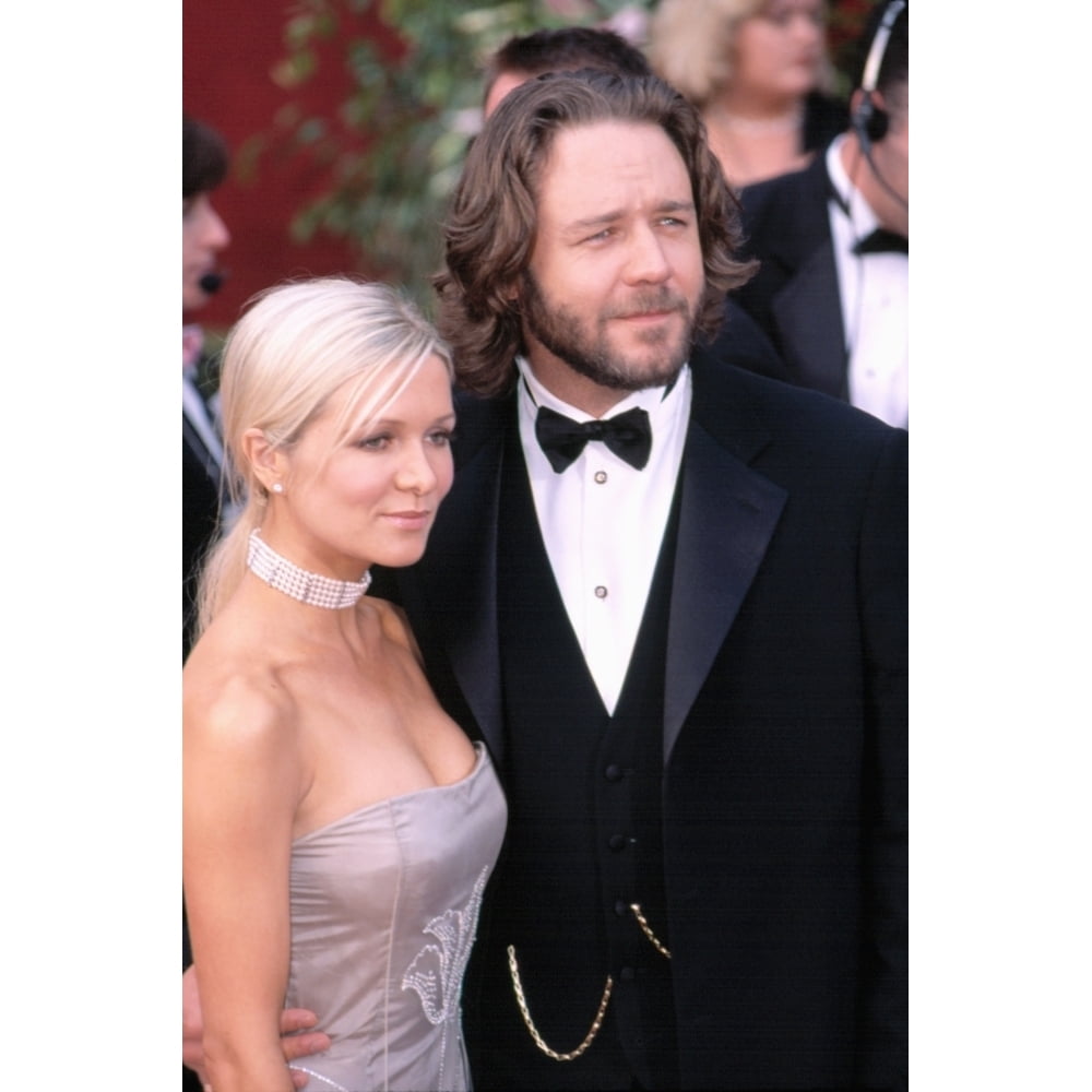 Russell Crowe And Danielle Spencer At The Academy Awards 3242002 La Ca ...