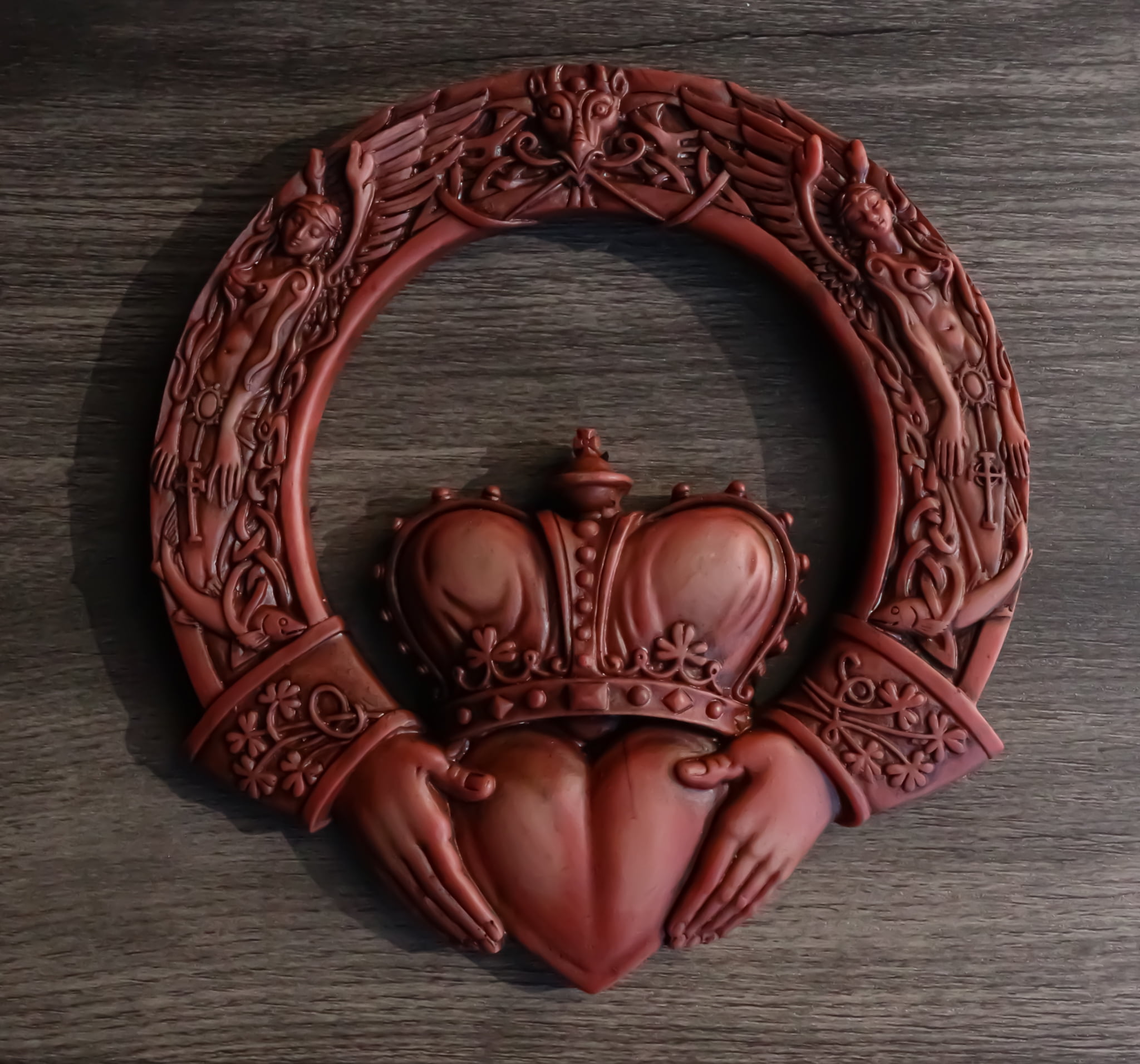 Rustic Celtic Claddagh Ring Wall Plaque Figurine Love Friendship ...