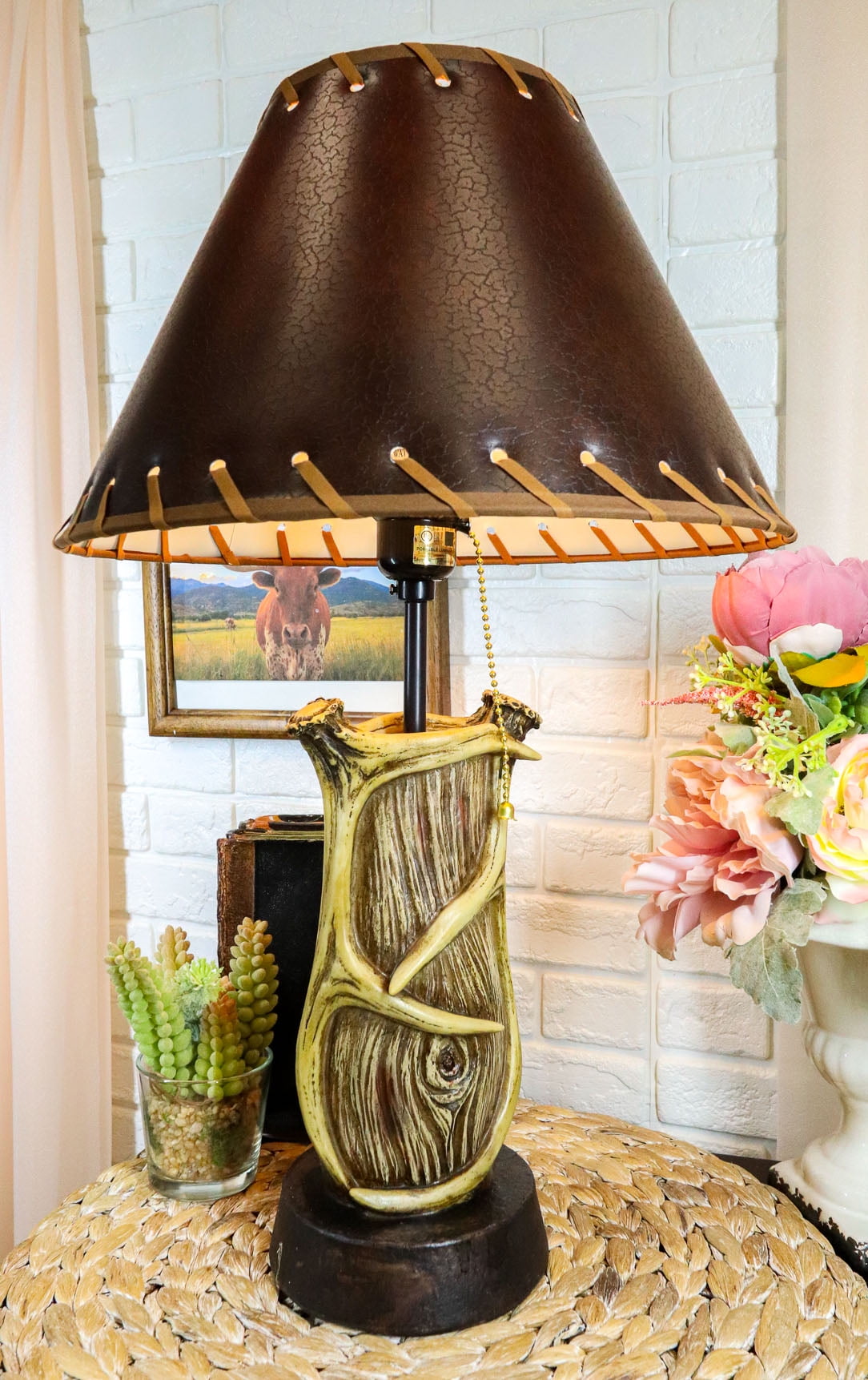 Rustic Western Hunters Lodge Deer Antlers On Driftwood Trunk Desktop ...