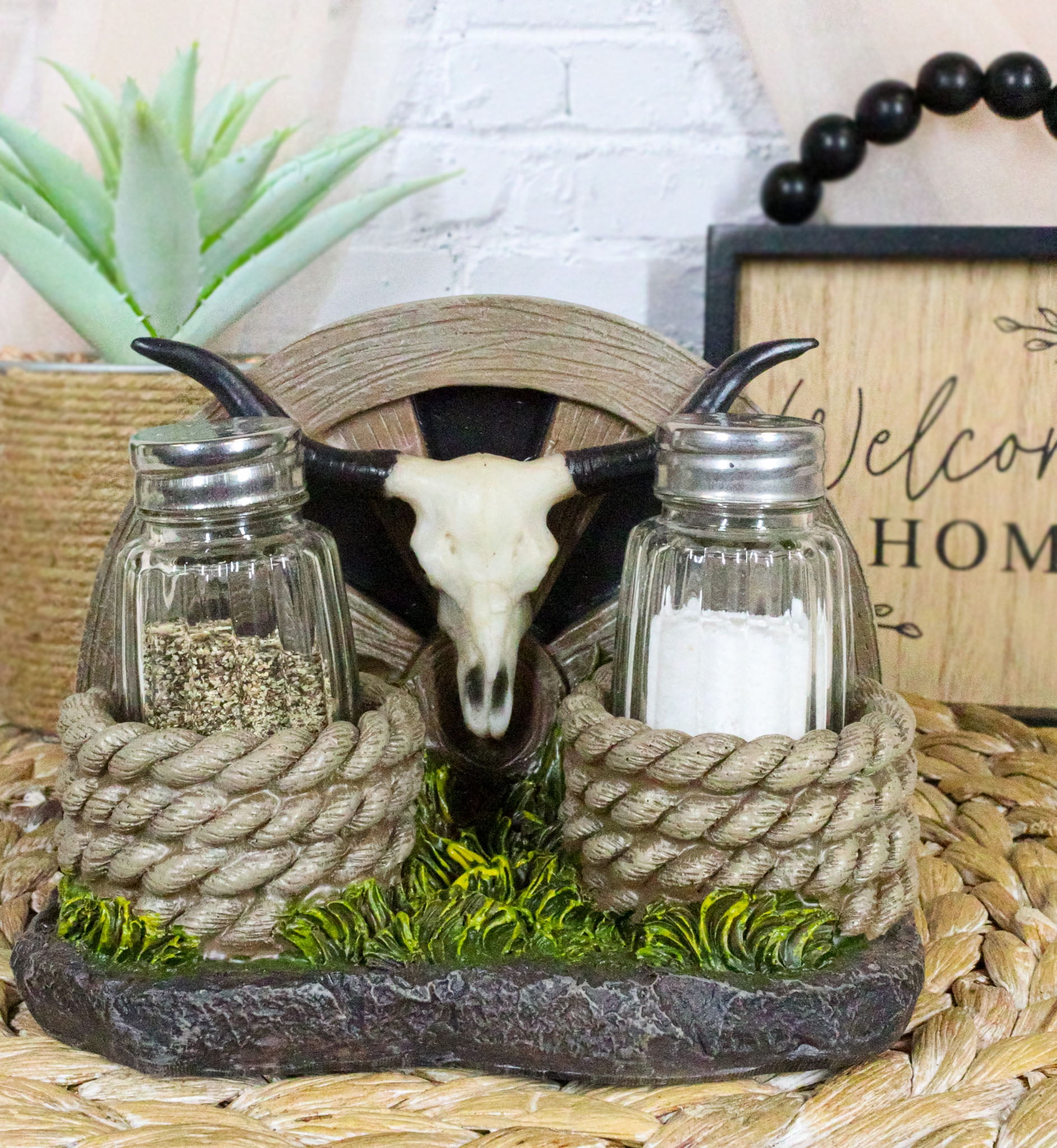 Rustic Western Wagon Wheel Ropes Longhorn Cow Skull Salt Pepper Shakers ...