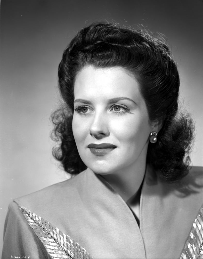 Ruth Warrick Portrait in Classic Photo Print (8 x 10) - Walmart.com