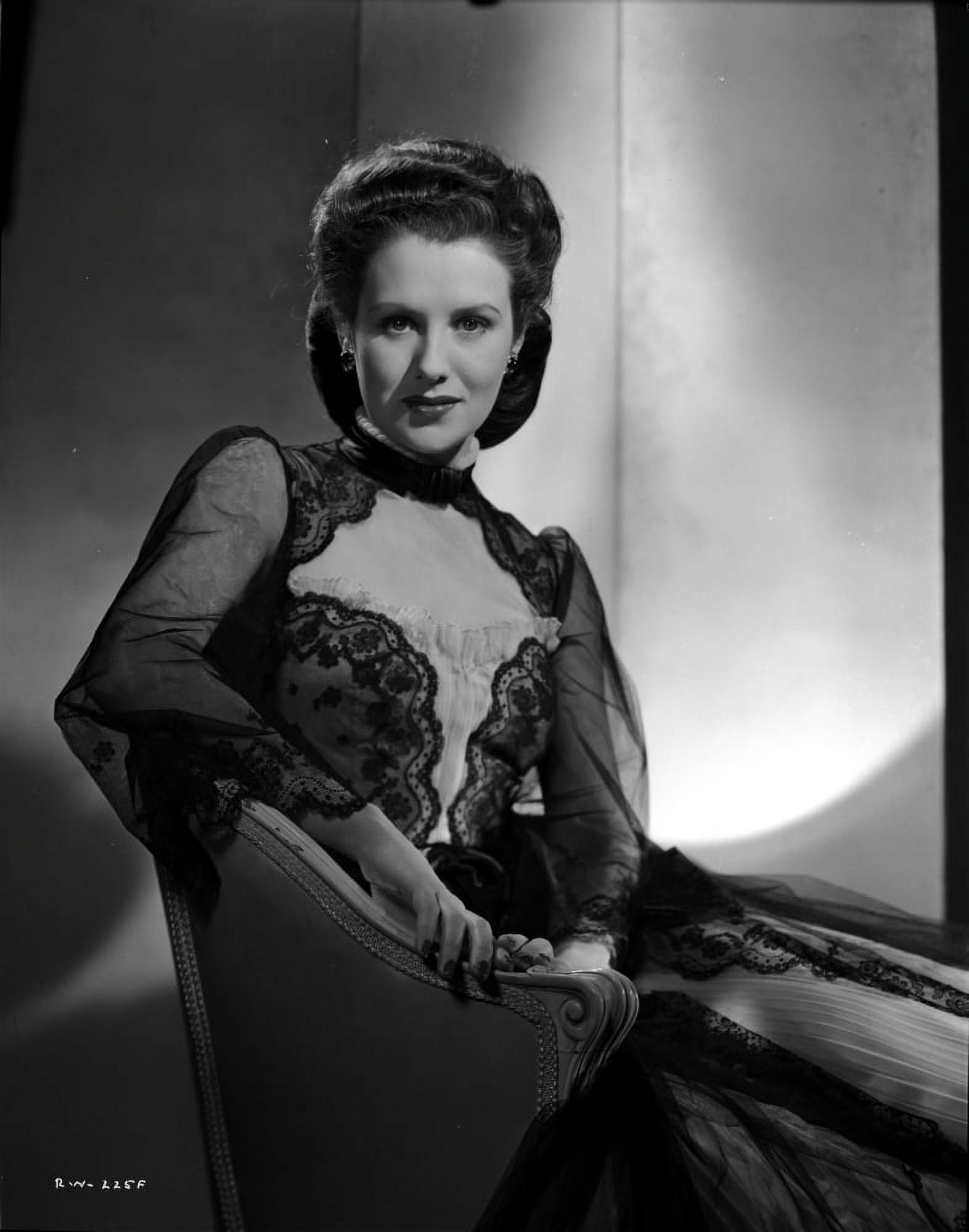 Ruth Warrick Seated in Classic Photo Print (24 x 30) - Walmart.com