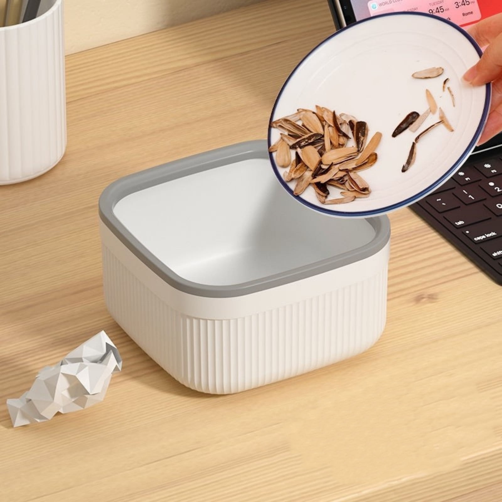 Rwvbm Household Cleaning Supply,Desktop Trash Can Mini Desktop Coffee ...