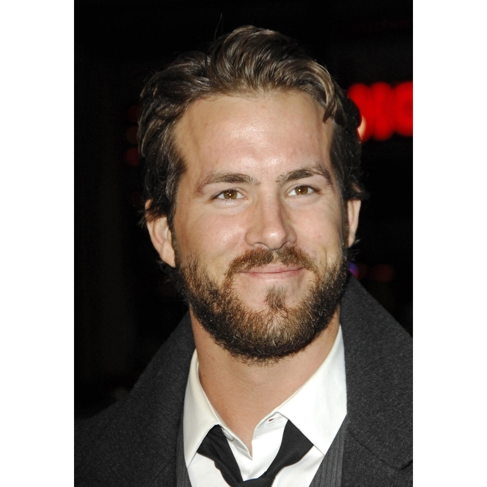 Ryan Reynolds At Arrivals For L.A. Premiere Smokin' Aces Photo Print ...
