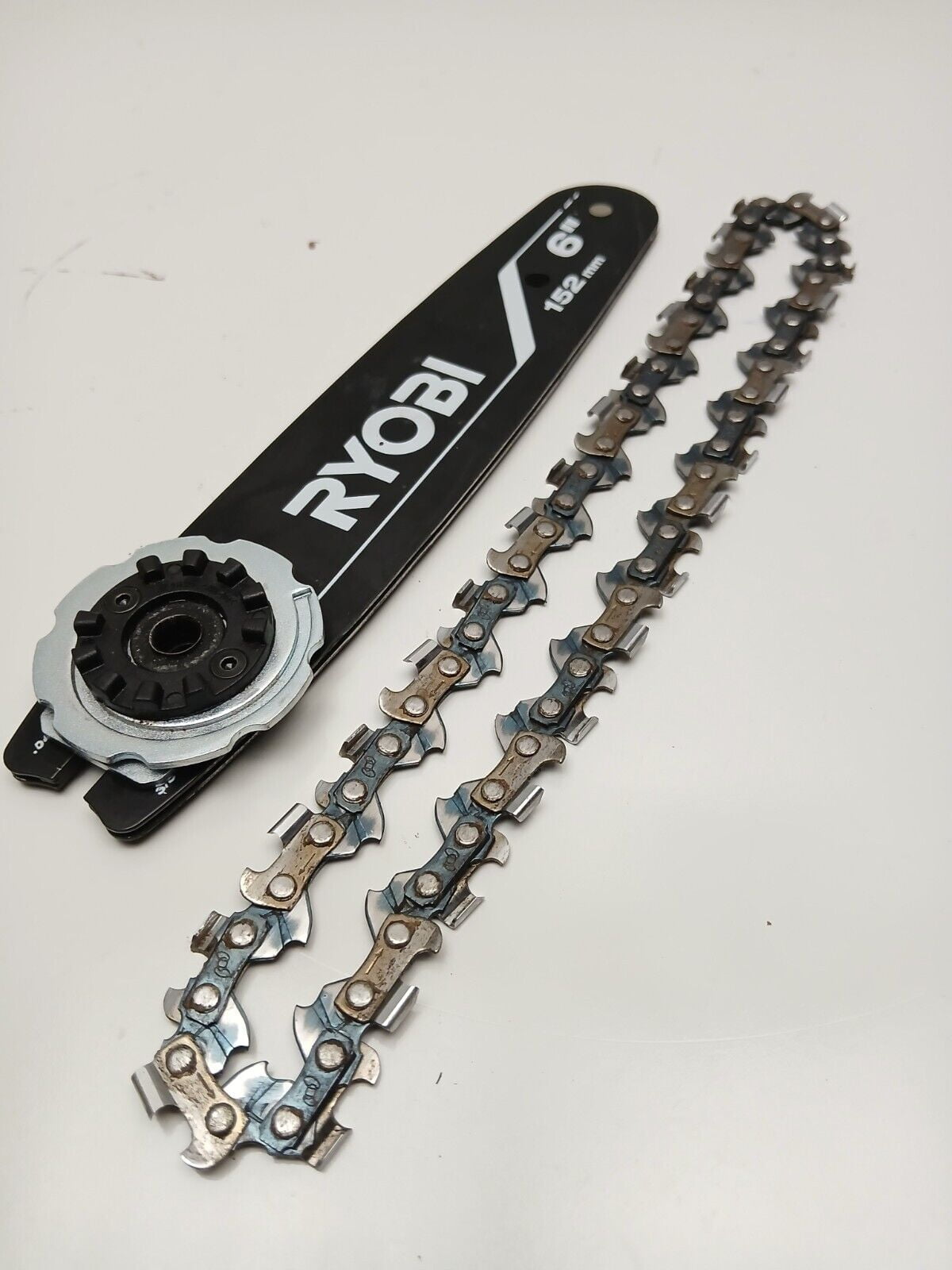 Ryobi 18V ONE+ 6-Inch Compact Cordless Pruning Mini Chainsaw Bar ...