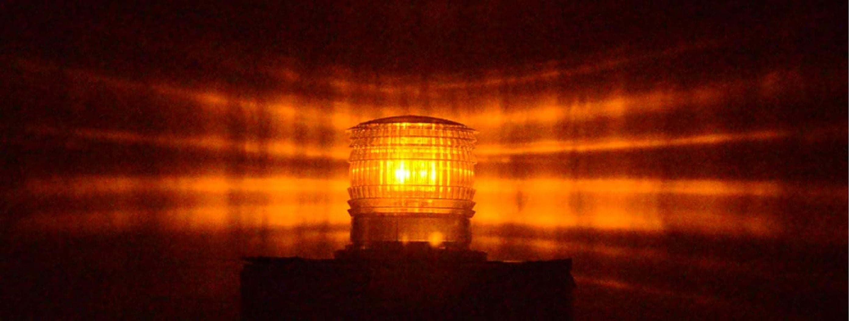 S8LS Amber Steady-ON 2NM IP67 Solar LED Marina Dock Barge Boat Safety ...