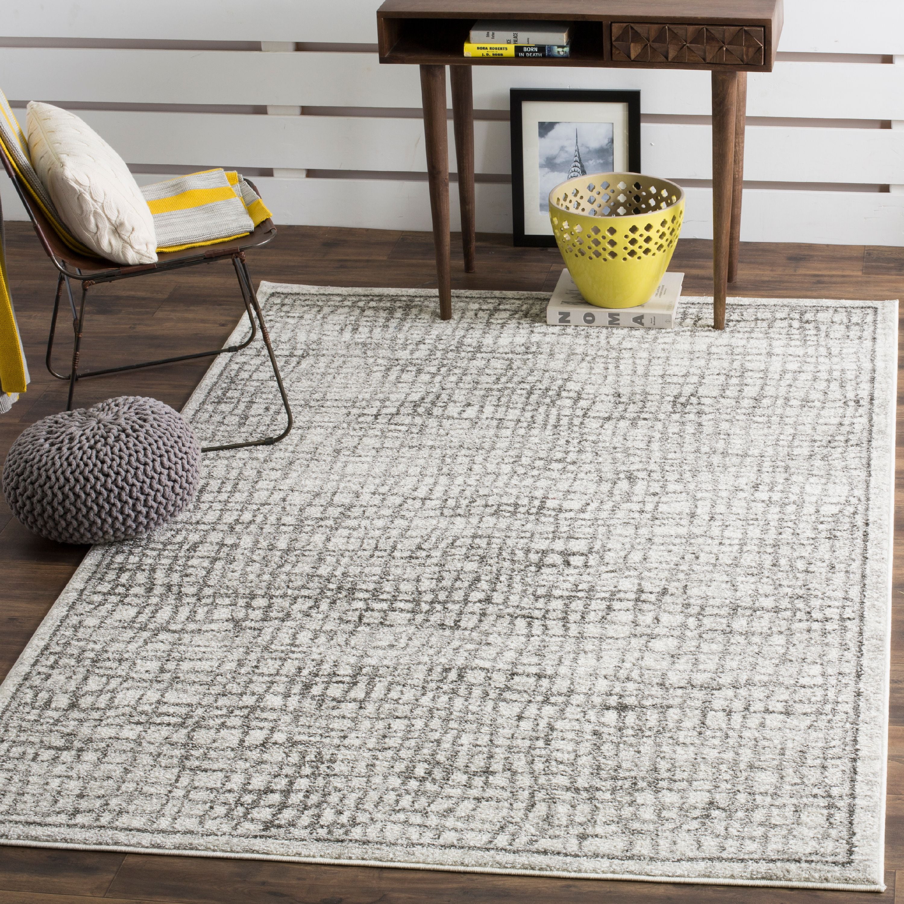 SAFAVIEH Adirondack Vasil Geometric Area Rug, Silver/Ivory, 3' x 5 ...