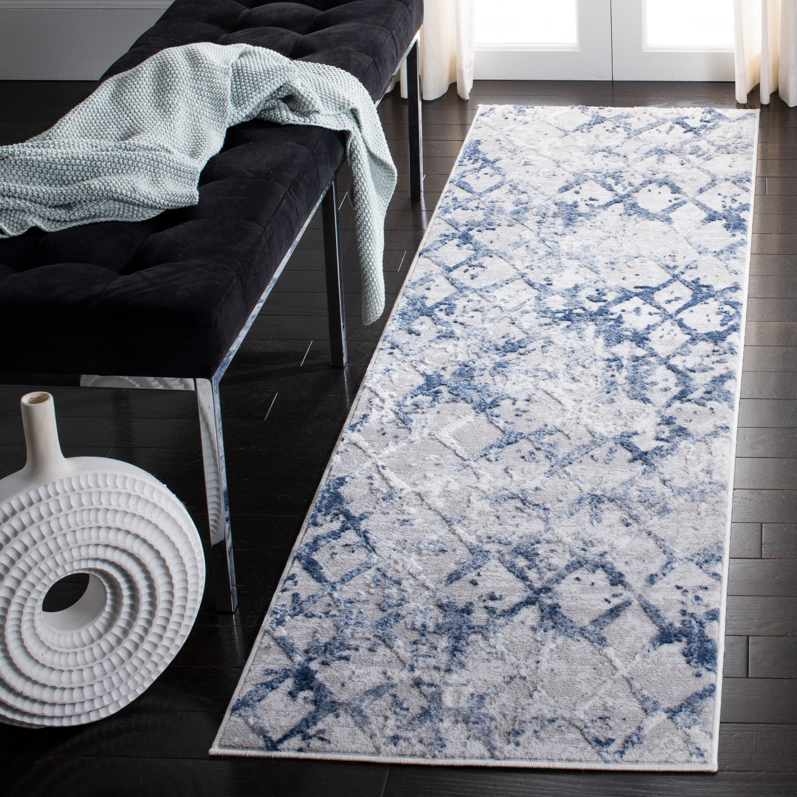 SAFAVIEH Amelia Roslyn Abstract Runner Rug, Gray/Navy, 2'2" x 14 ...