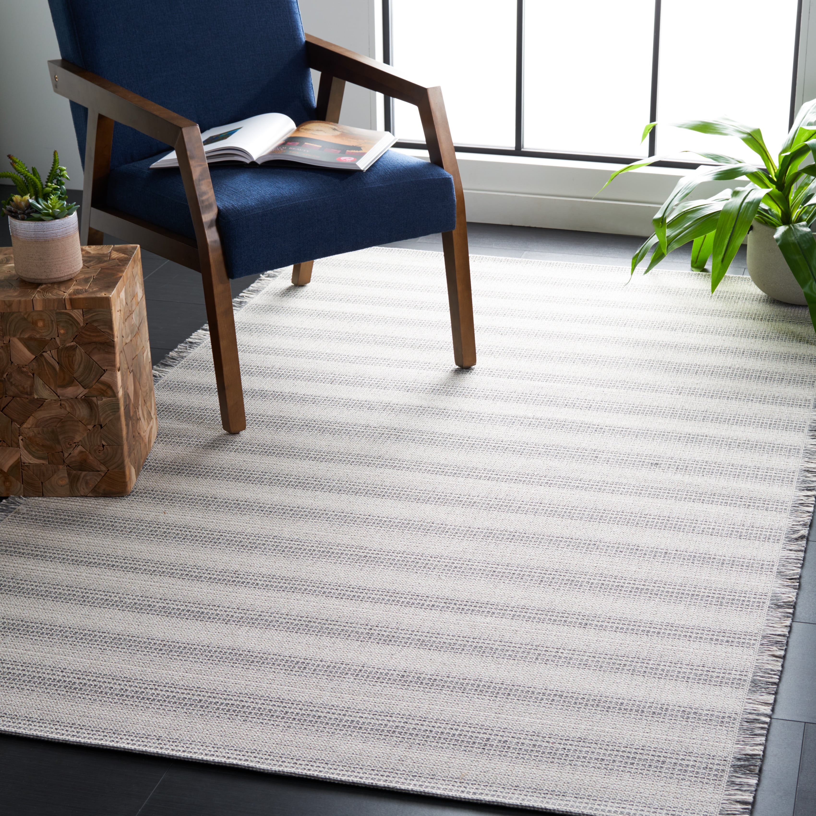 SAFAVIEH Augustine Thornton Striped Area Rug, Ivory/Dark Gray, 4' x 6 ...