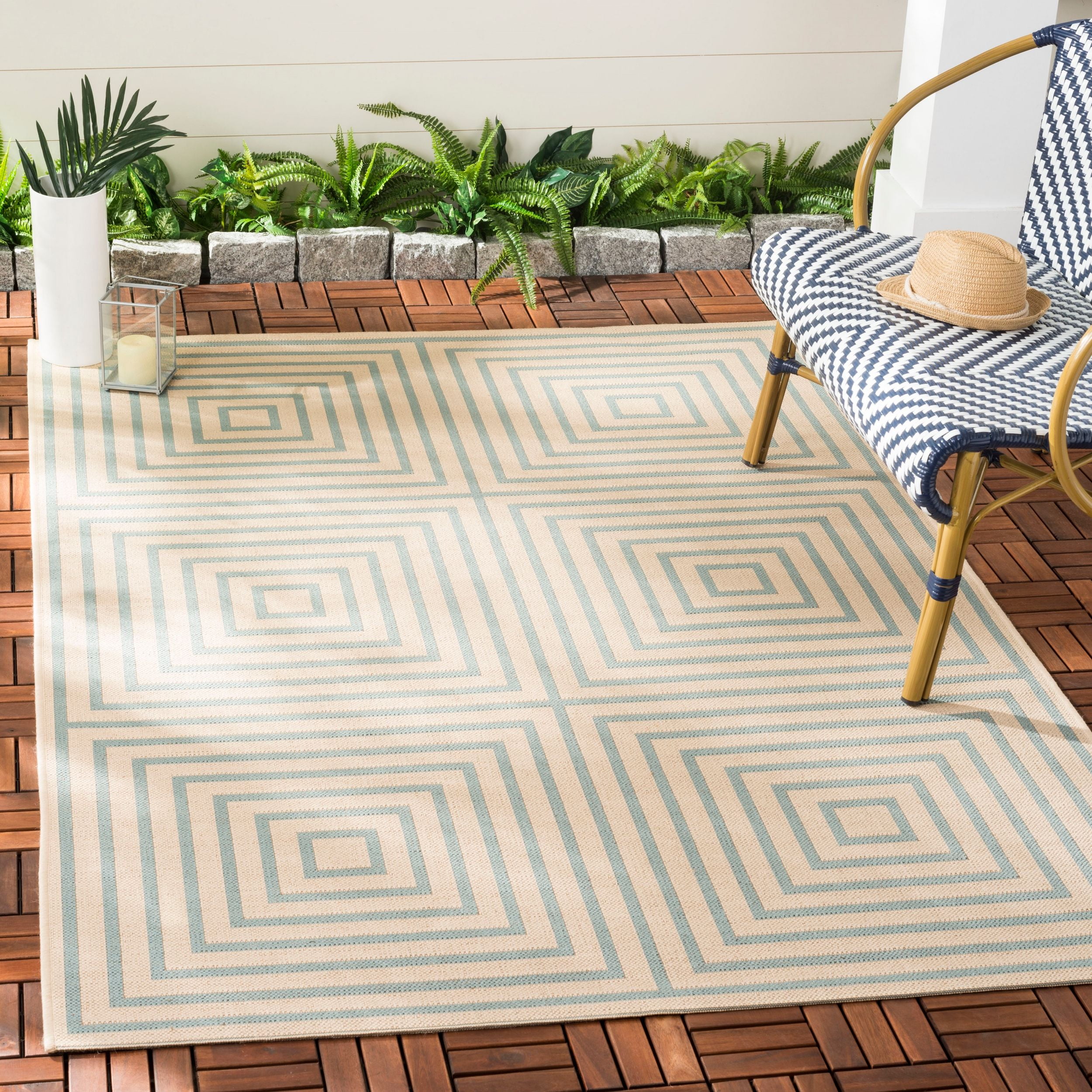SAFAVIEH Beach House Arthur Geometric Indoor/Outdoor Area Rug, Cream ...