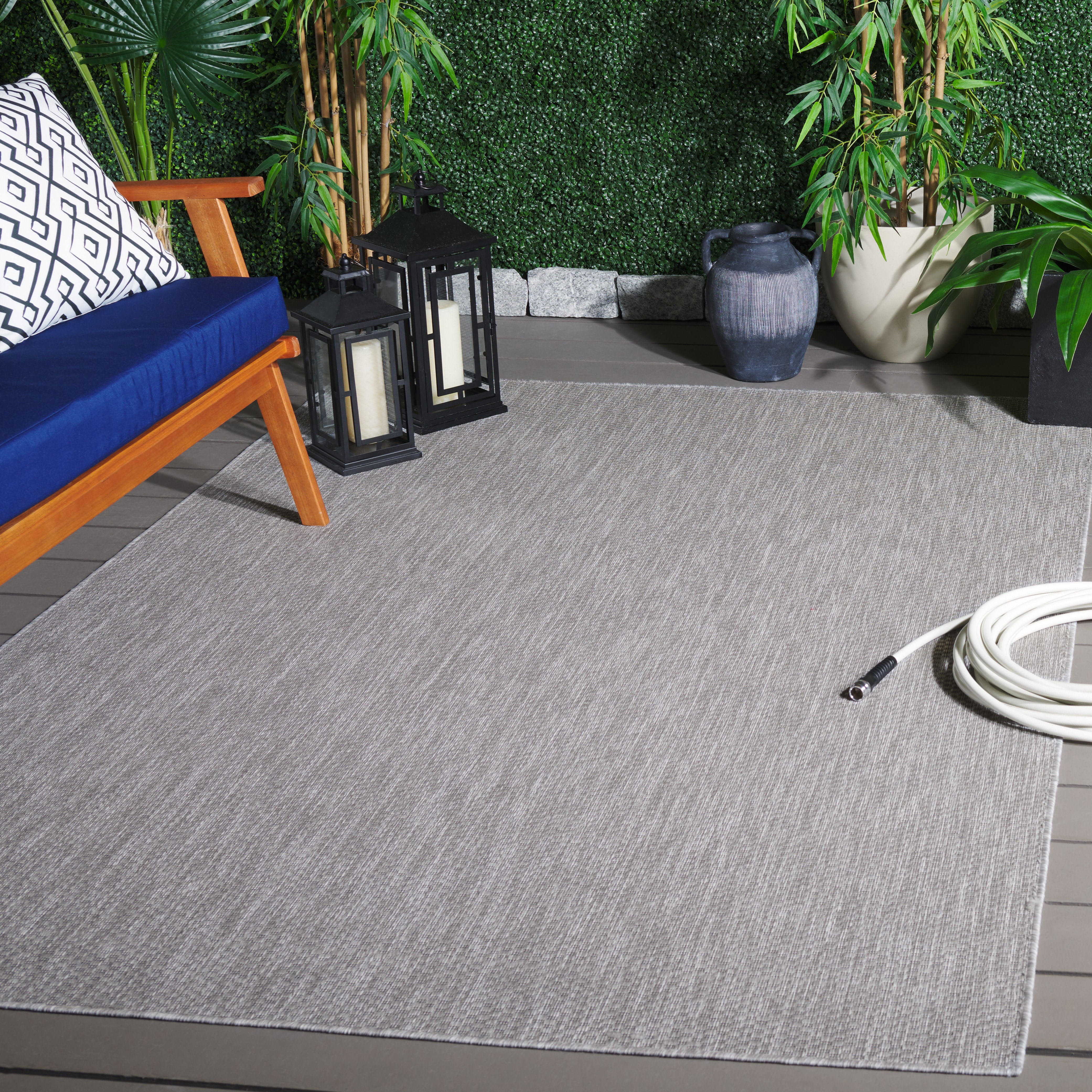 SAFAVIEH Beach House Jacinth Solid Indoor/Outdoor Area Rug, Gray, 9' x ...