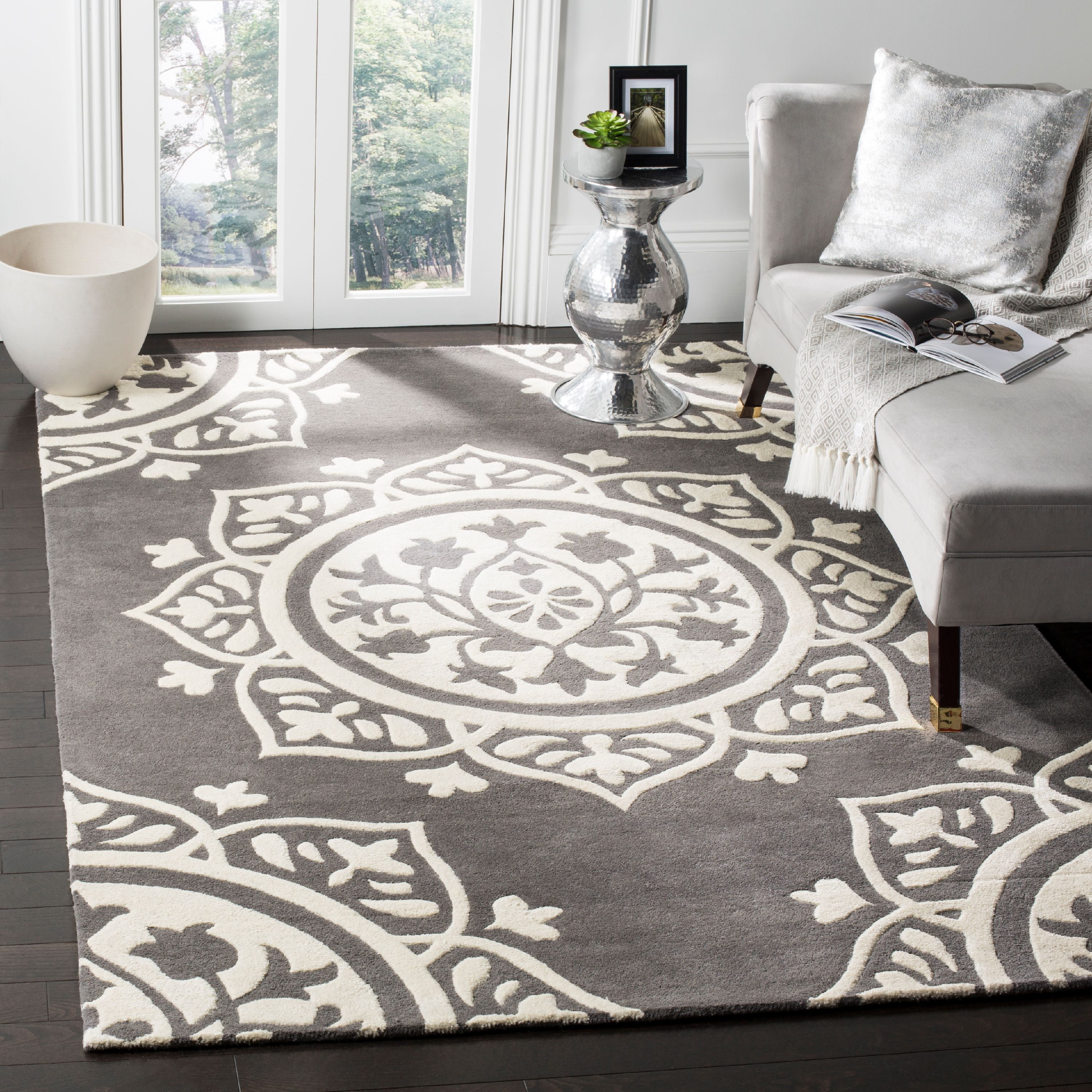 SAFAVIEH Bella Gabriel Medallion Geometric Wool Area Rug, Dark Grey ...