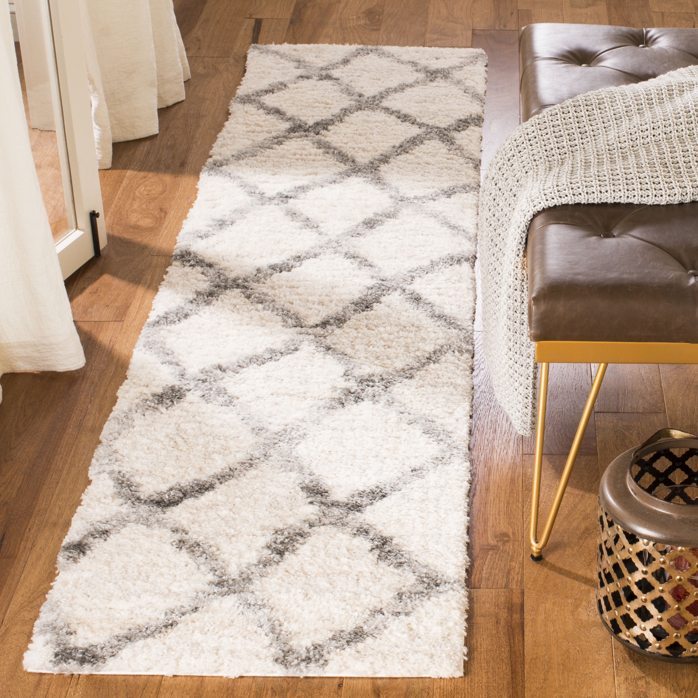 SAFAVIEH Berber Abel Geometric Shag Runner Rug, Cream/Gray, 2' x 8 ...