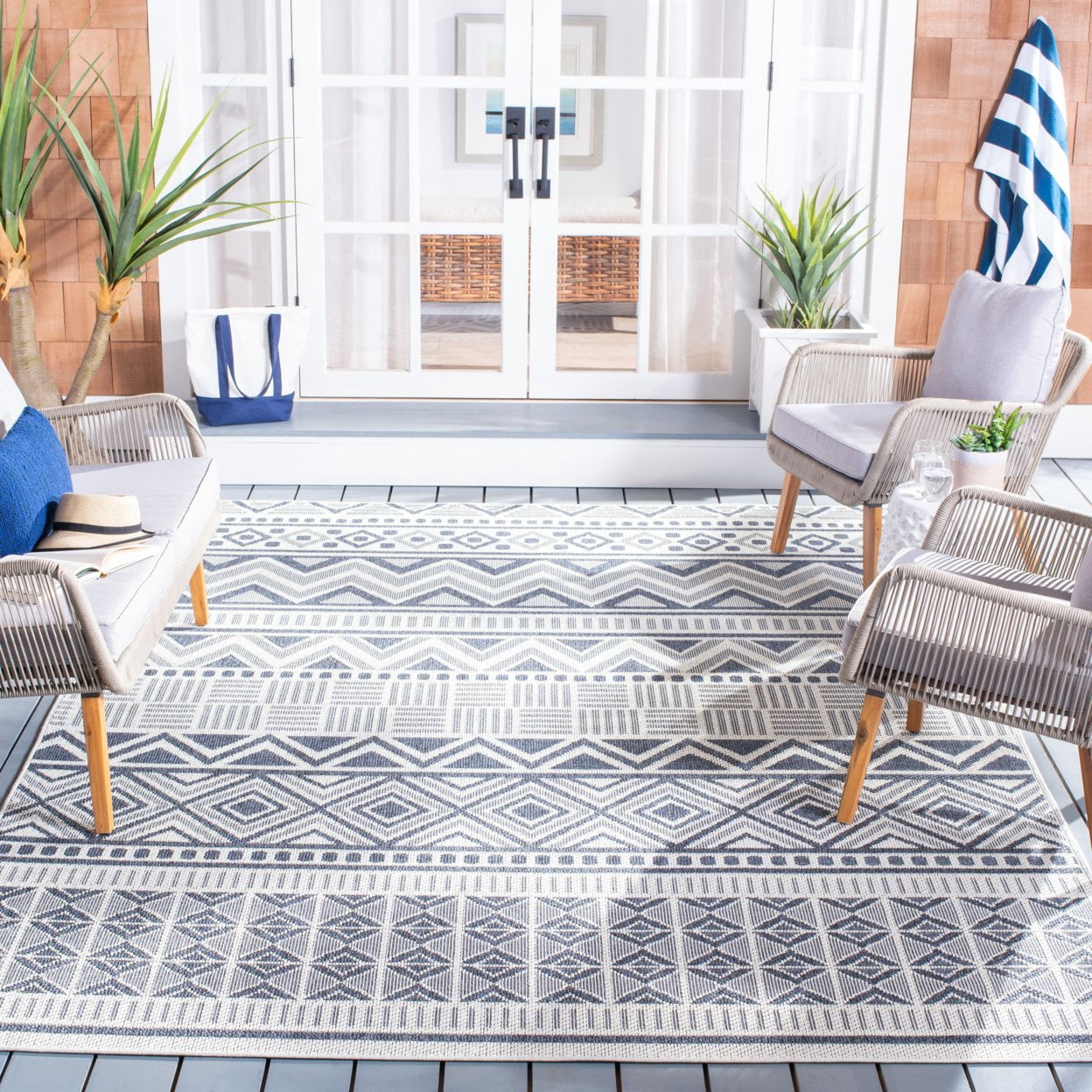 SAFAVIEH Bermuda Jacinth Geometric Machine Washable Indoor/Outdoor ...
