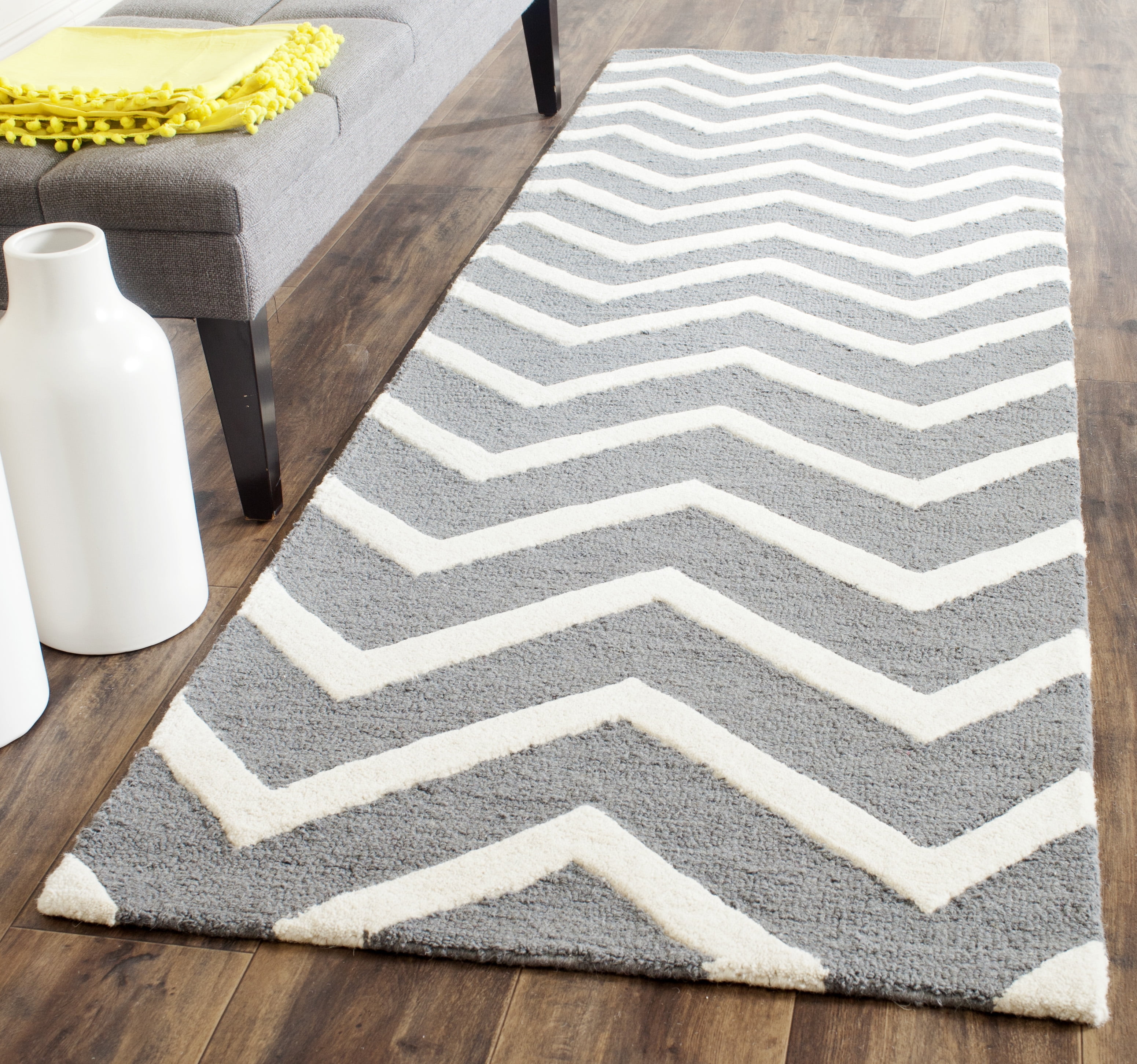 SAFAVIEH Cambridge Leon Geometric Wool Runner Rug, Dark Gray/Ivory, 2'6 ...
