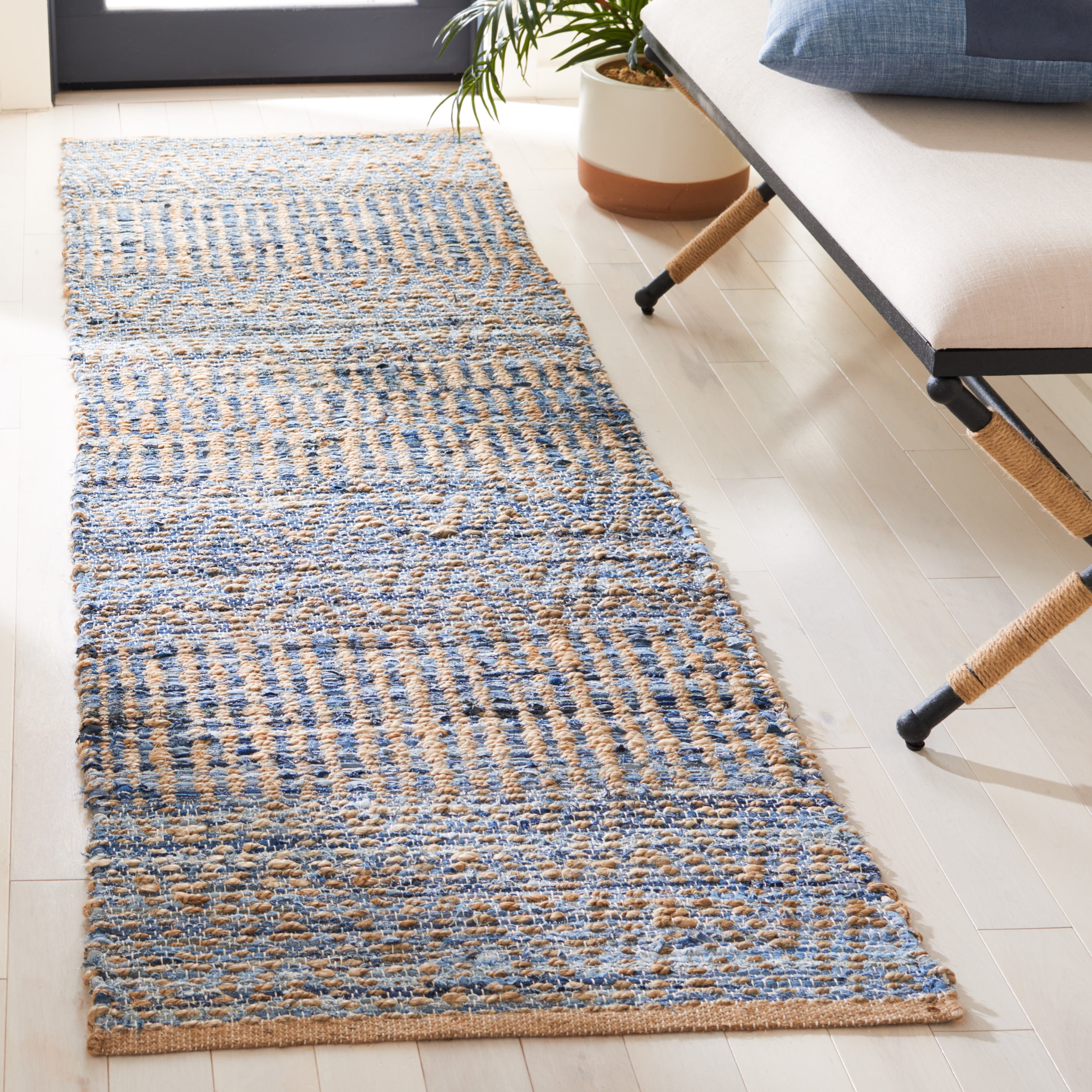 SAFAVIEH Cape Cod Gladwyn Geometric Runner Rug, Natural/Blue, 2'3" x 18 ...