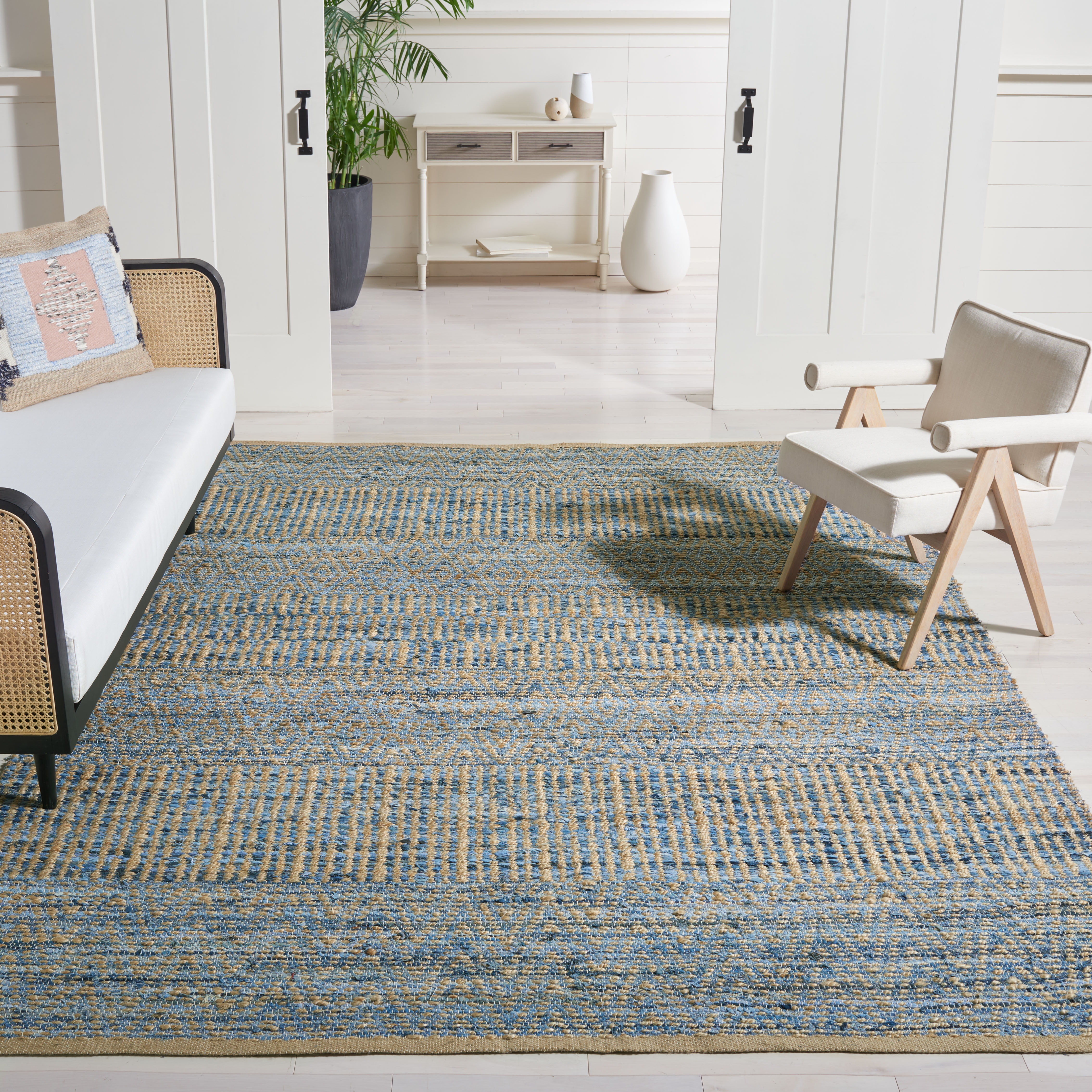 SAFAVIEH Cape Cod Gladwyn Geometric Area Rug, Natural/Blue, 7' x 7 ...