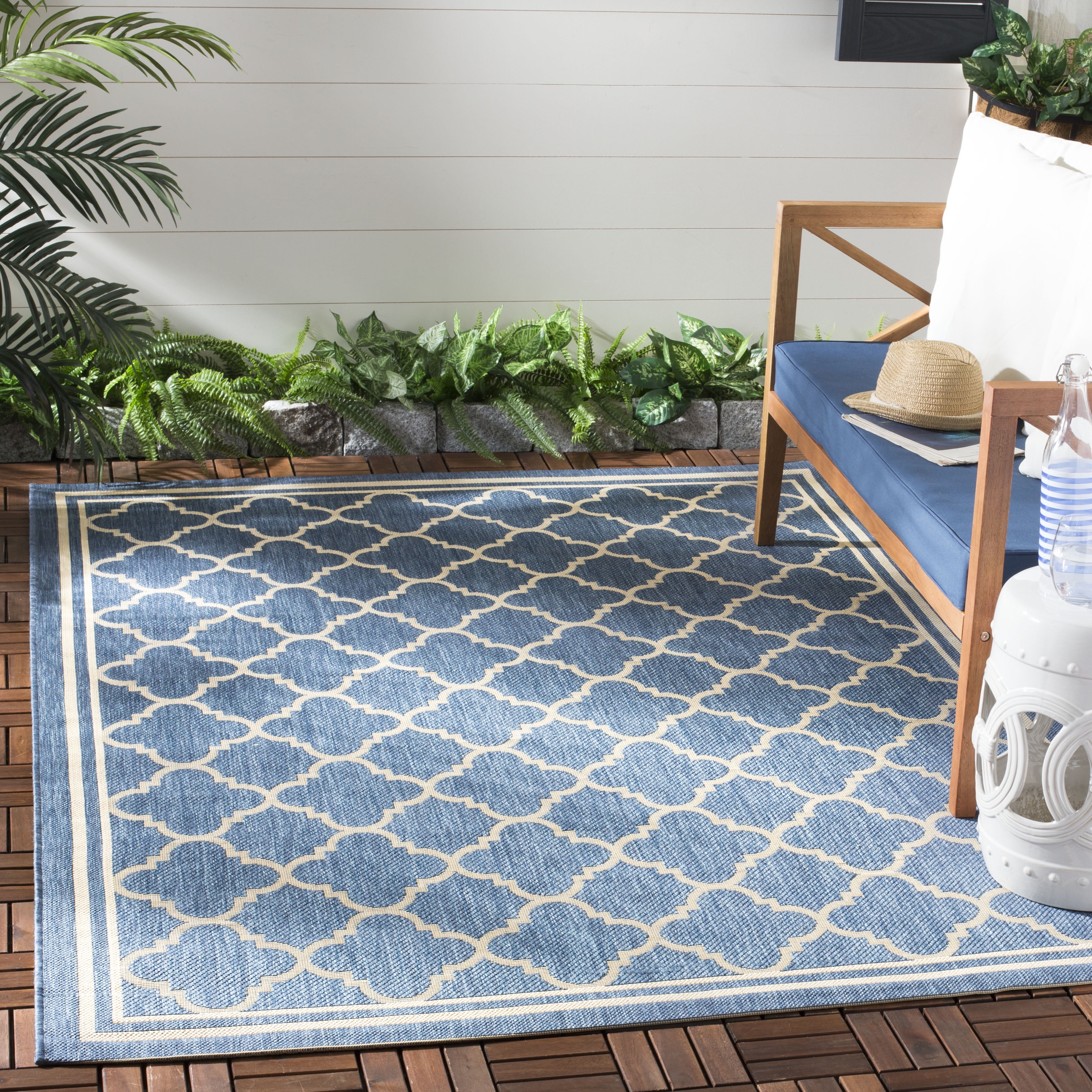 Safavieh Courtyard Alina Geometric Quatrefoil Indoor/Outdoor Area Rug ...