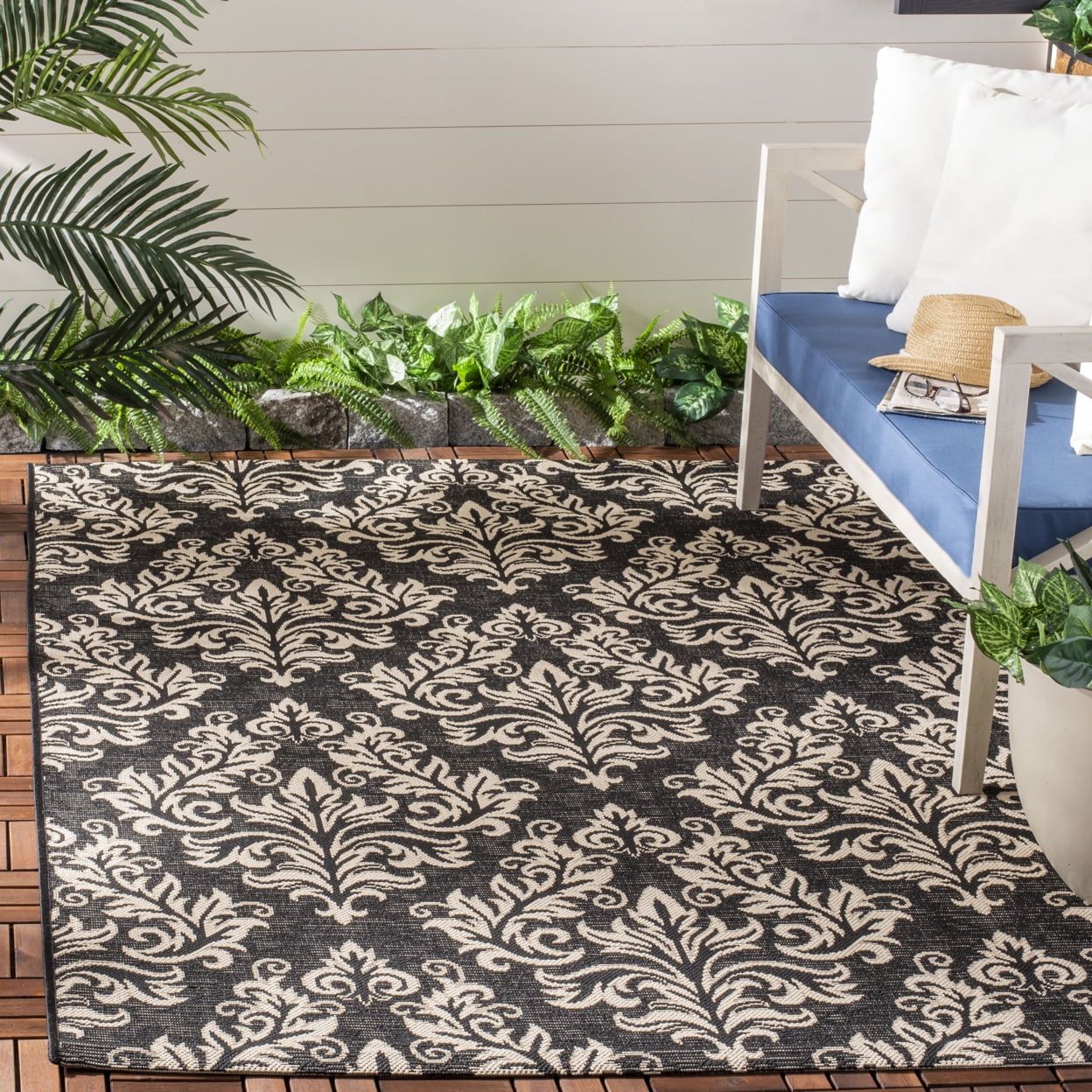 SAFAVIEH Courtyard Anna Damask Indoor/Outdoor Area Rug, 4' x 5'7 ...
