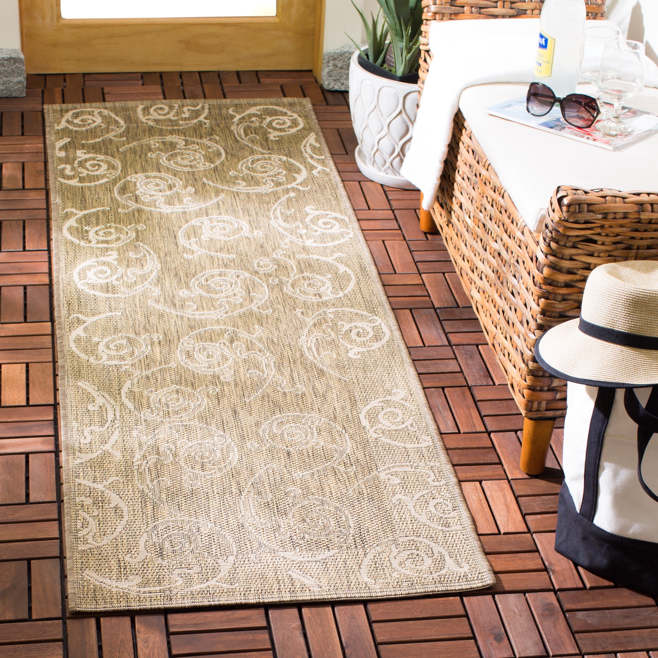 Safavieh Courtyard Daniel Oriental Indoor/Outdoor Runner Rug, Brown ...