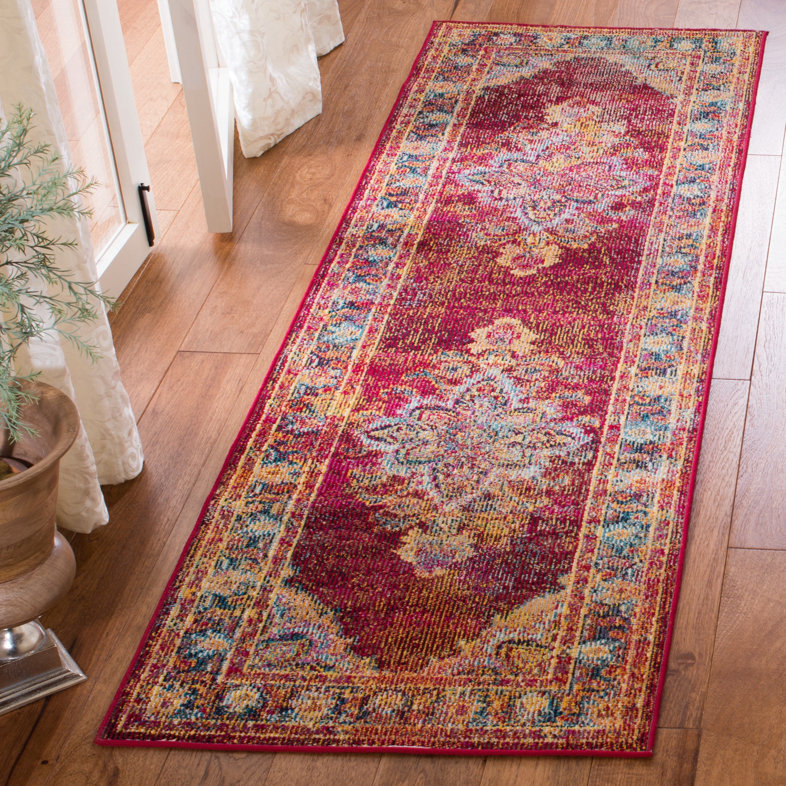 SAFAVIEH Crystal Odran Oriental Runner Rug, Ruby/Navy, 2'2" x 7 ...