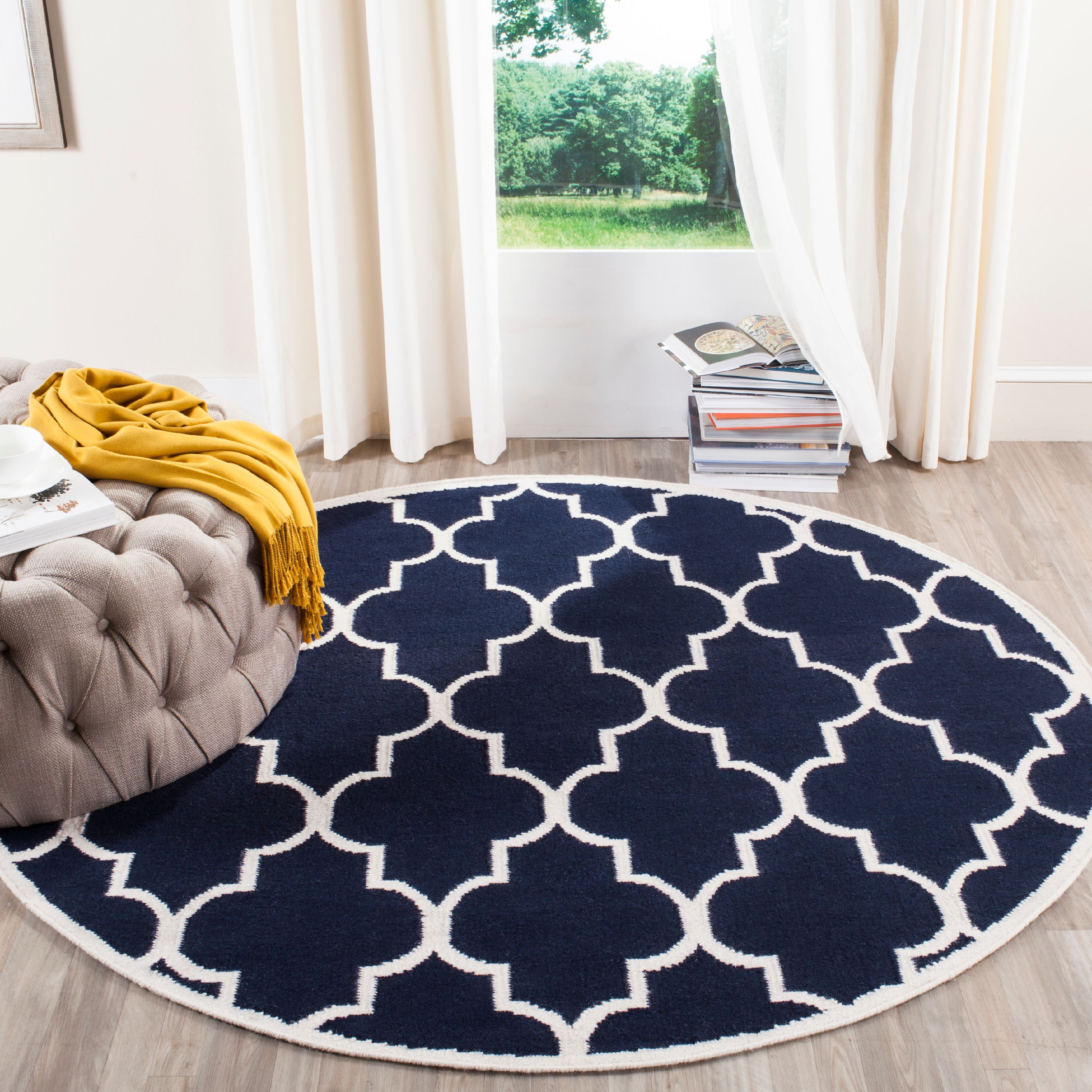 SAFAVIEH Dhurries Toby Geometric Area Rug, Navy/Ivory, 6' x 6' Round ...