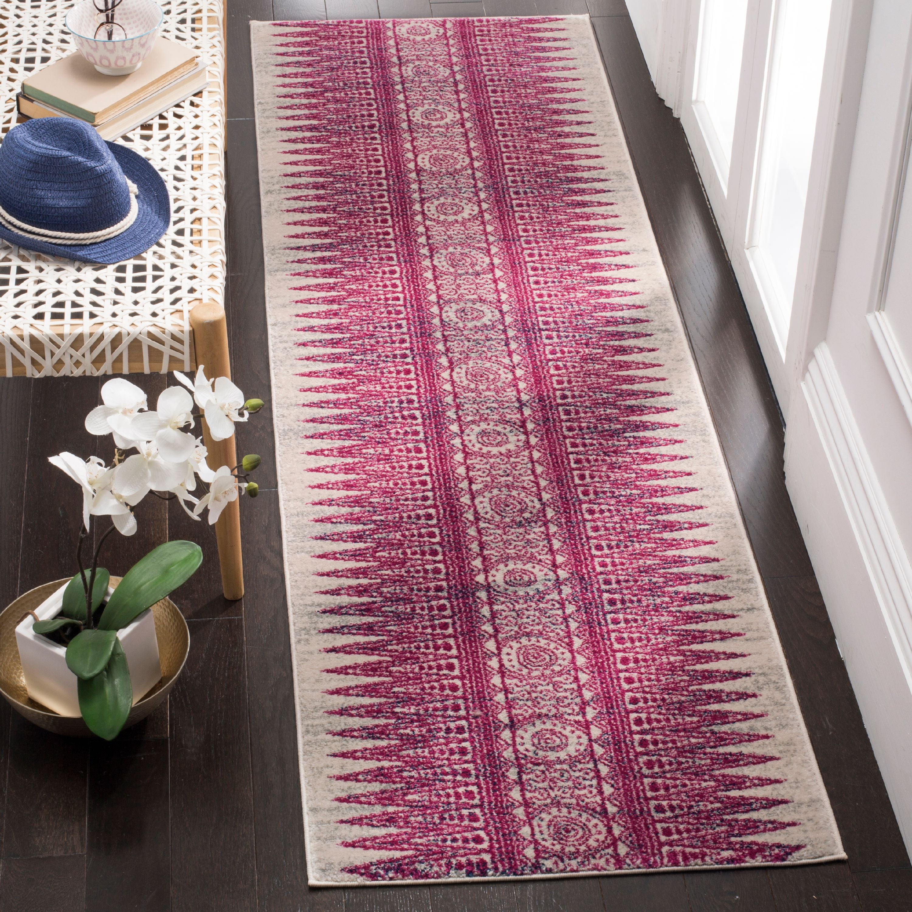 SAFAVIEH Evoke Keisha Abstract Aztec Runner Rug, Ivory/Fuchsia, 2'2" x ...