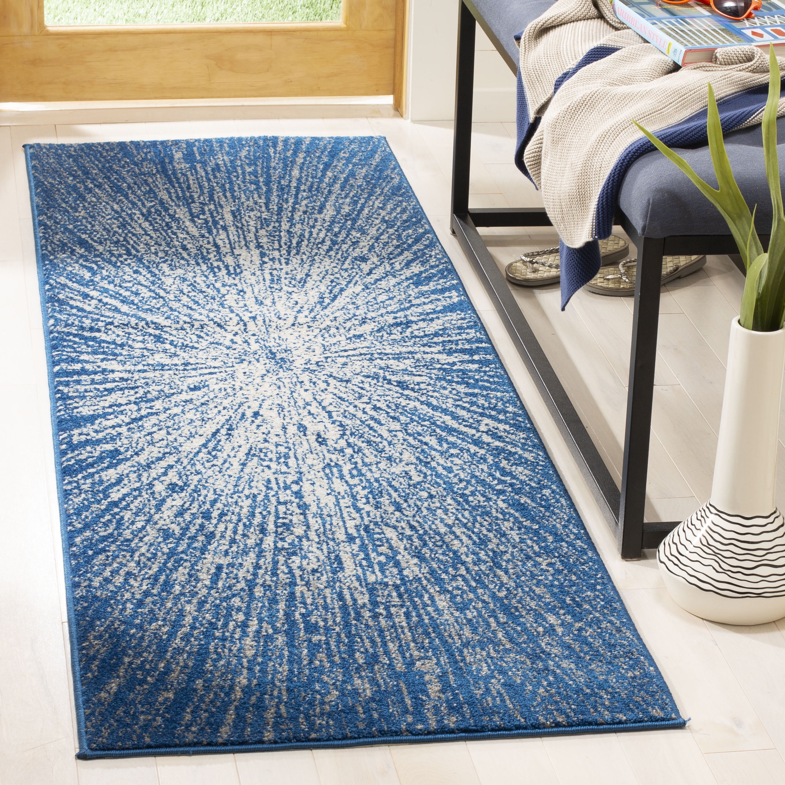 SAFAVIEH Evoke Vana Abstract Sunburst Runner Rug, Navy/Ivory, 2'2" x 5 ...