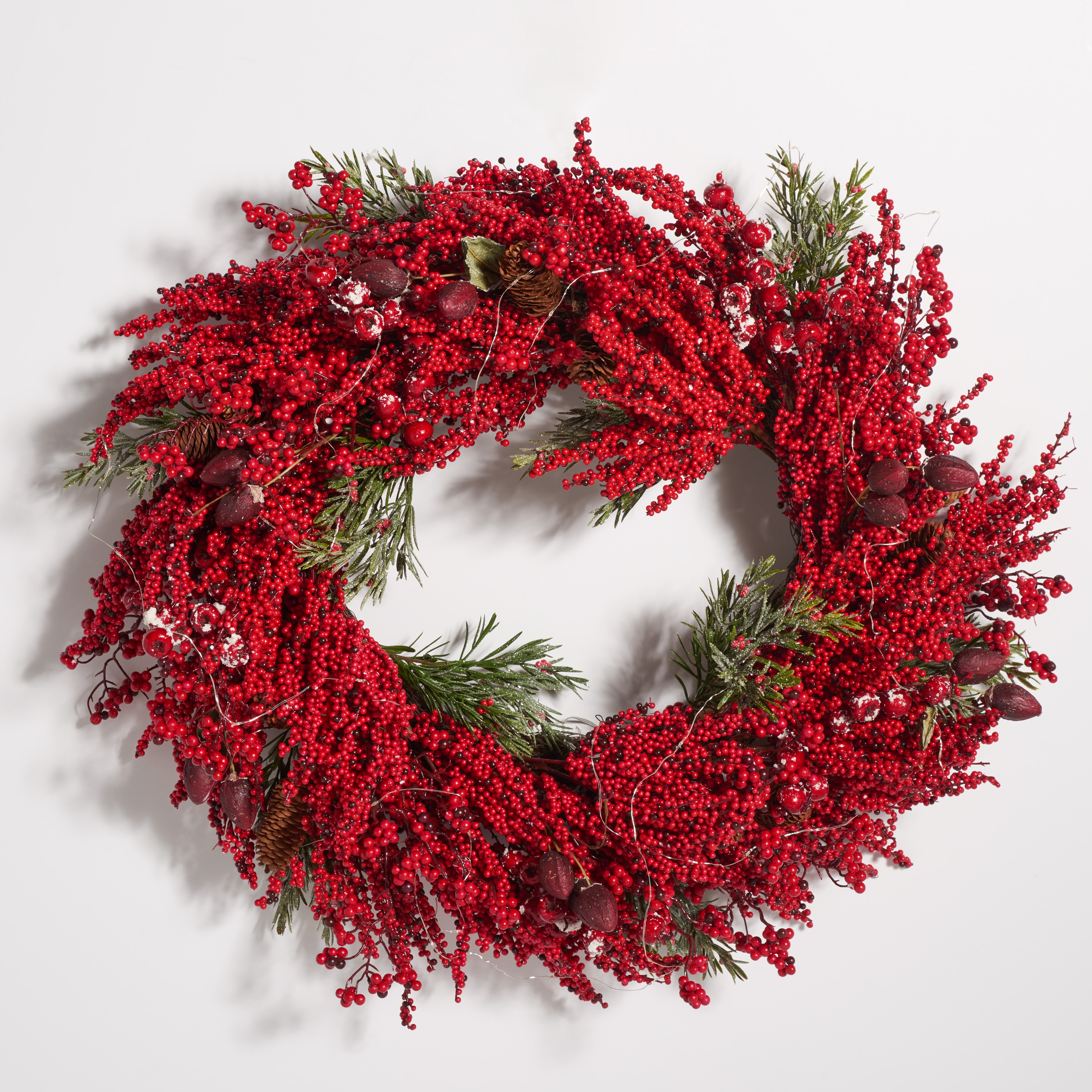 SAFAVIEH Faux 30 Inch Red Berry & Pine Led Wreath, Deep Red/Green ...