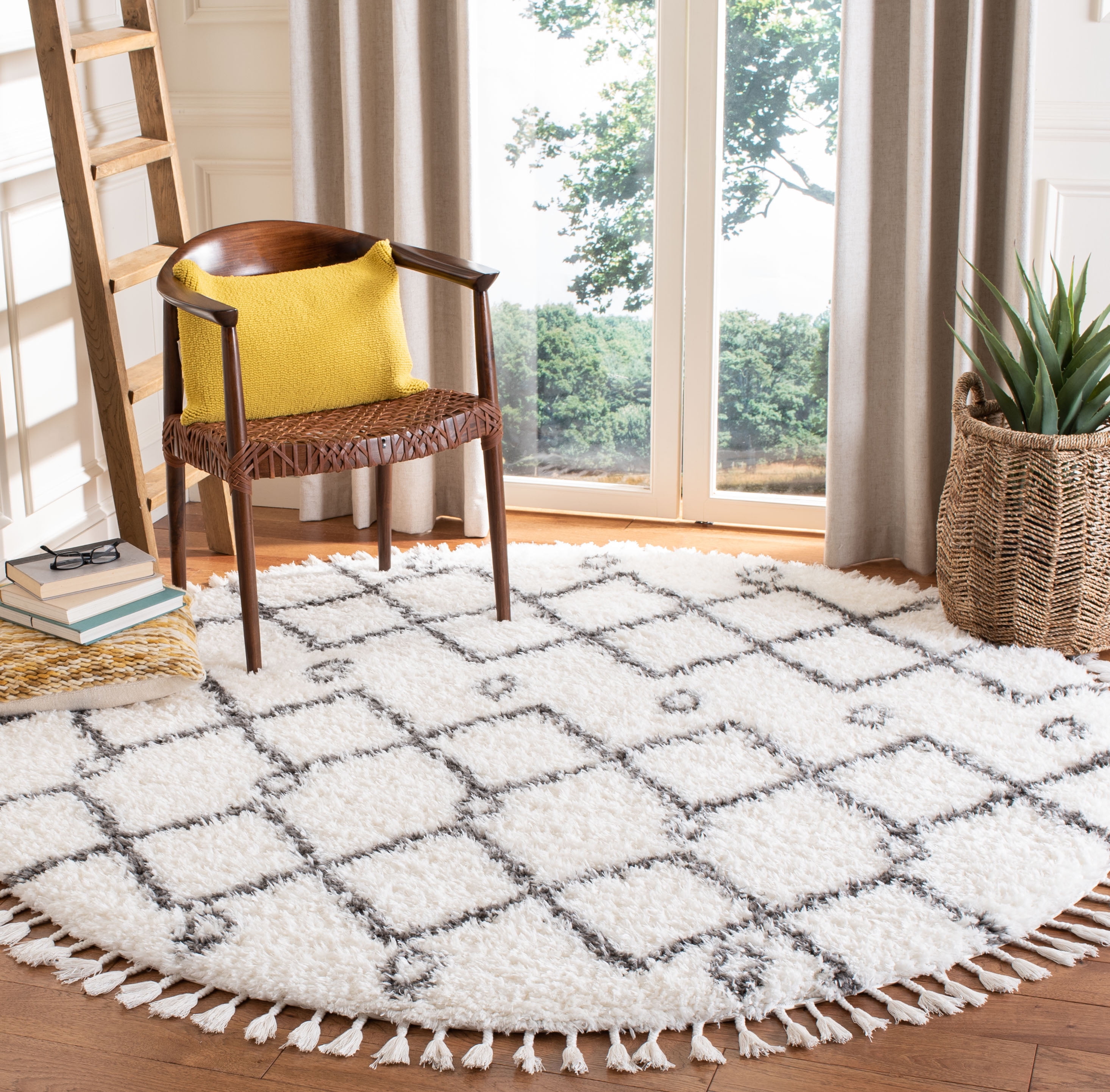 SAFAVIEH Flokati Chelsey Aztec Polyester Shag Area Rug, Ivory/Dark Grey ...
