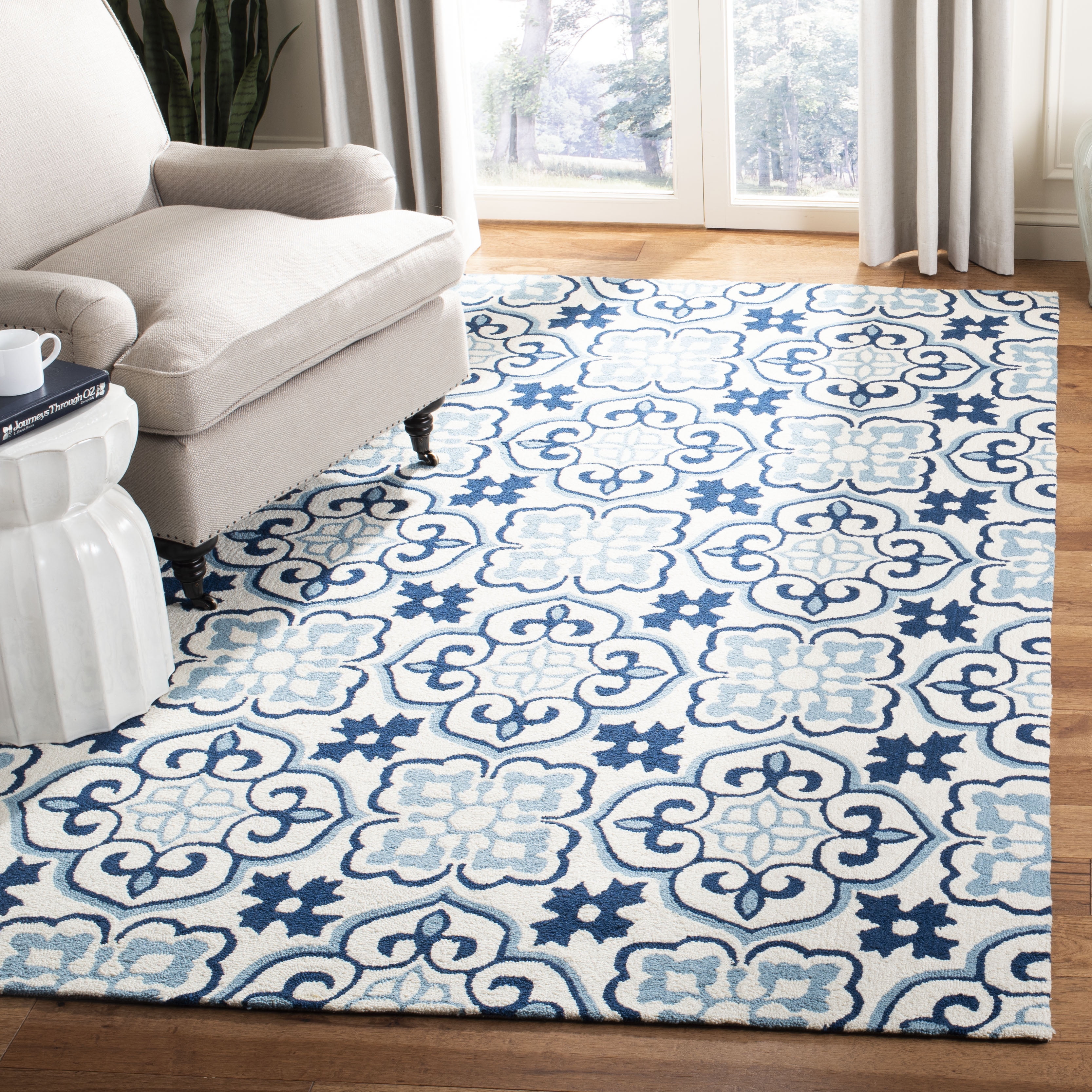 SAFAVIEH Four Seasons Katelynn Damask Polyester Area Rug, Blue/Ivory, 3 ...